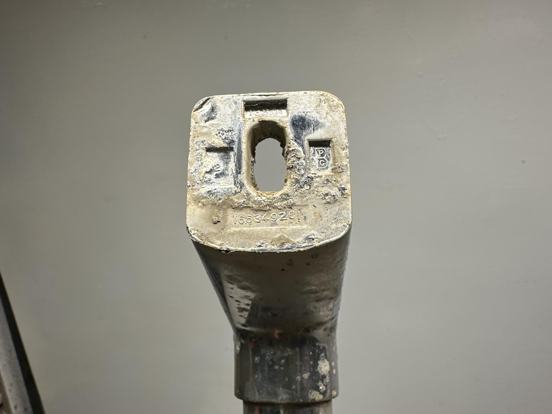 1663492C1 | International 9400 Grab Handle for Sale
