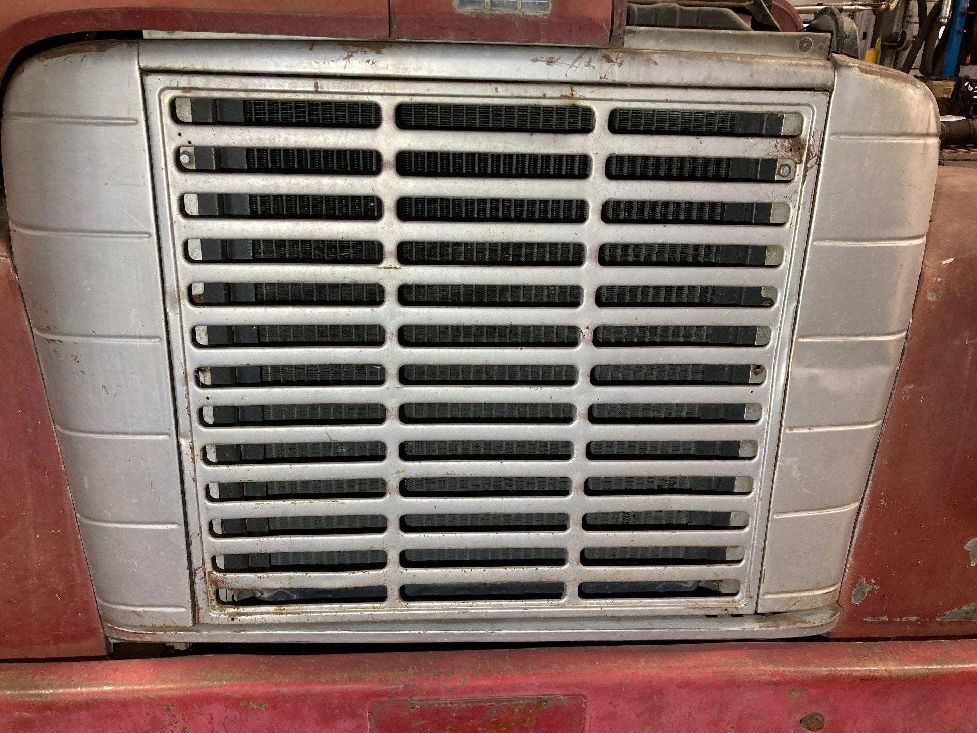 International 1800 LOADSTAR Grille for Sale