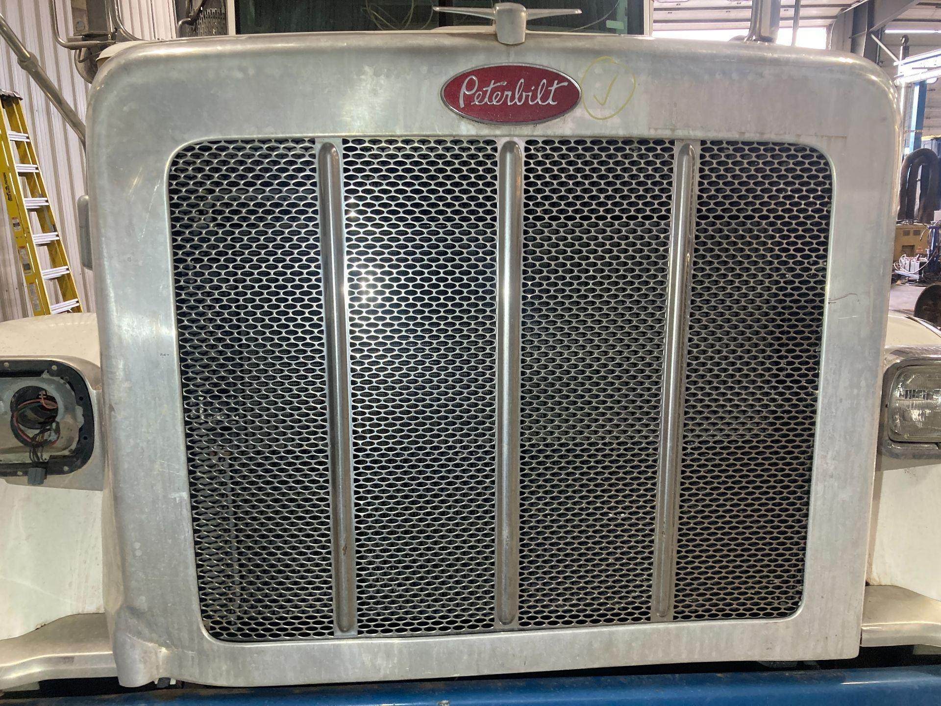Peterbilt 367 Grille for Sale