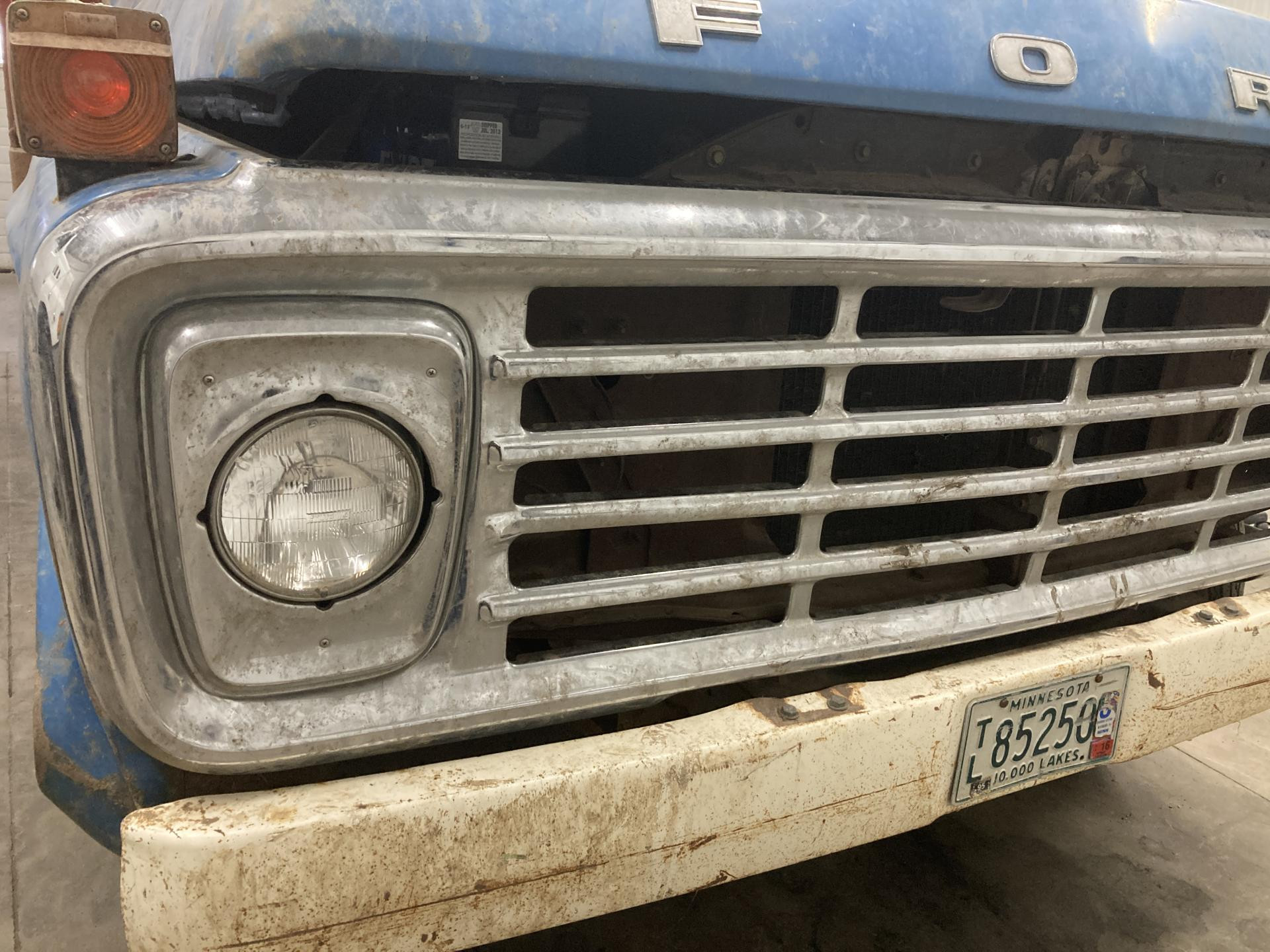 Ford F9000 Grille for Sale