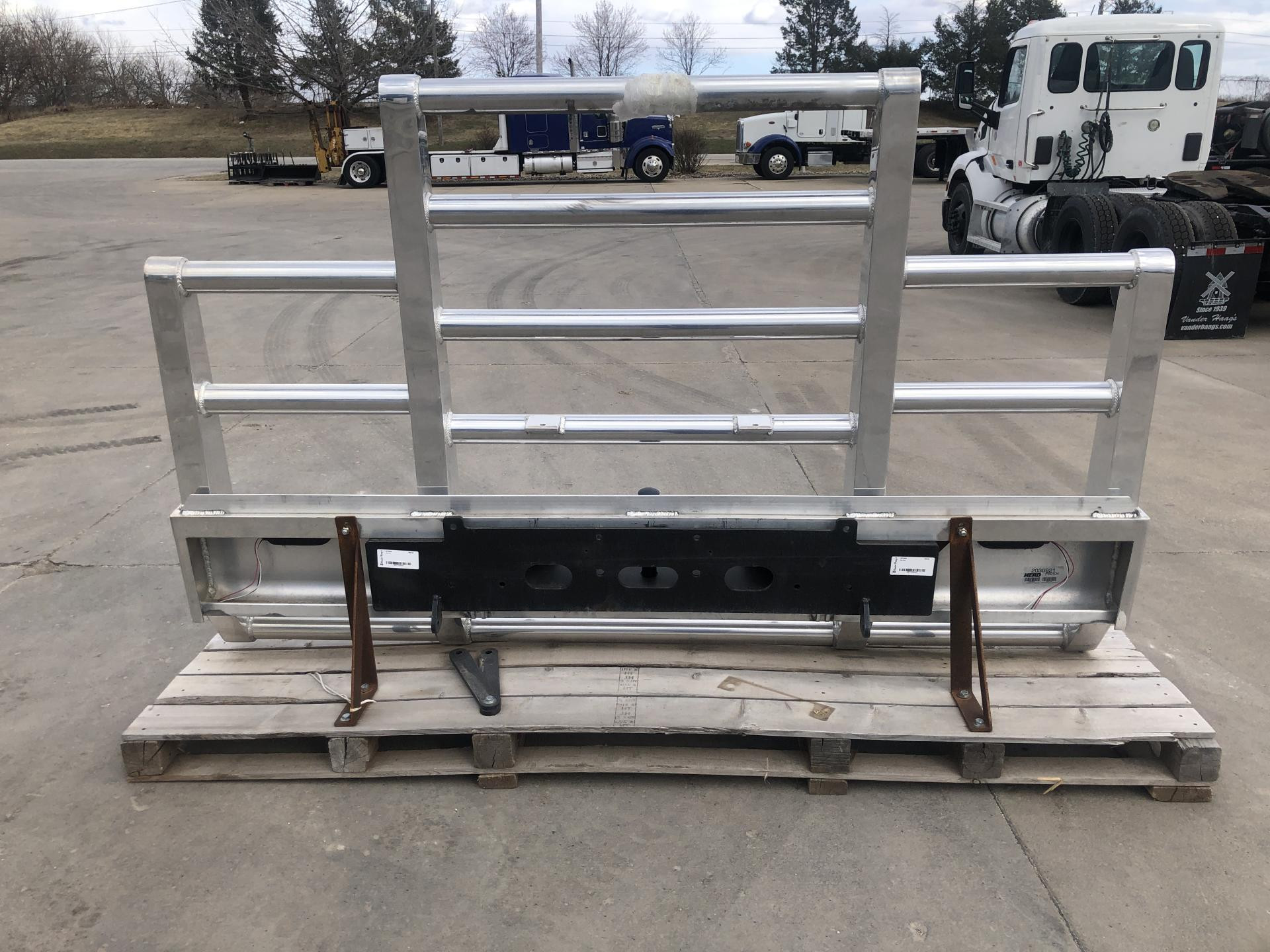 PB01D4 | Peterbilt 379 Grille Guard for Sale