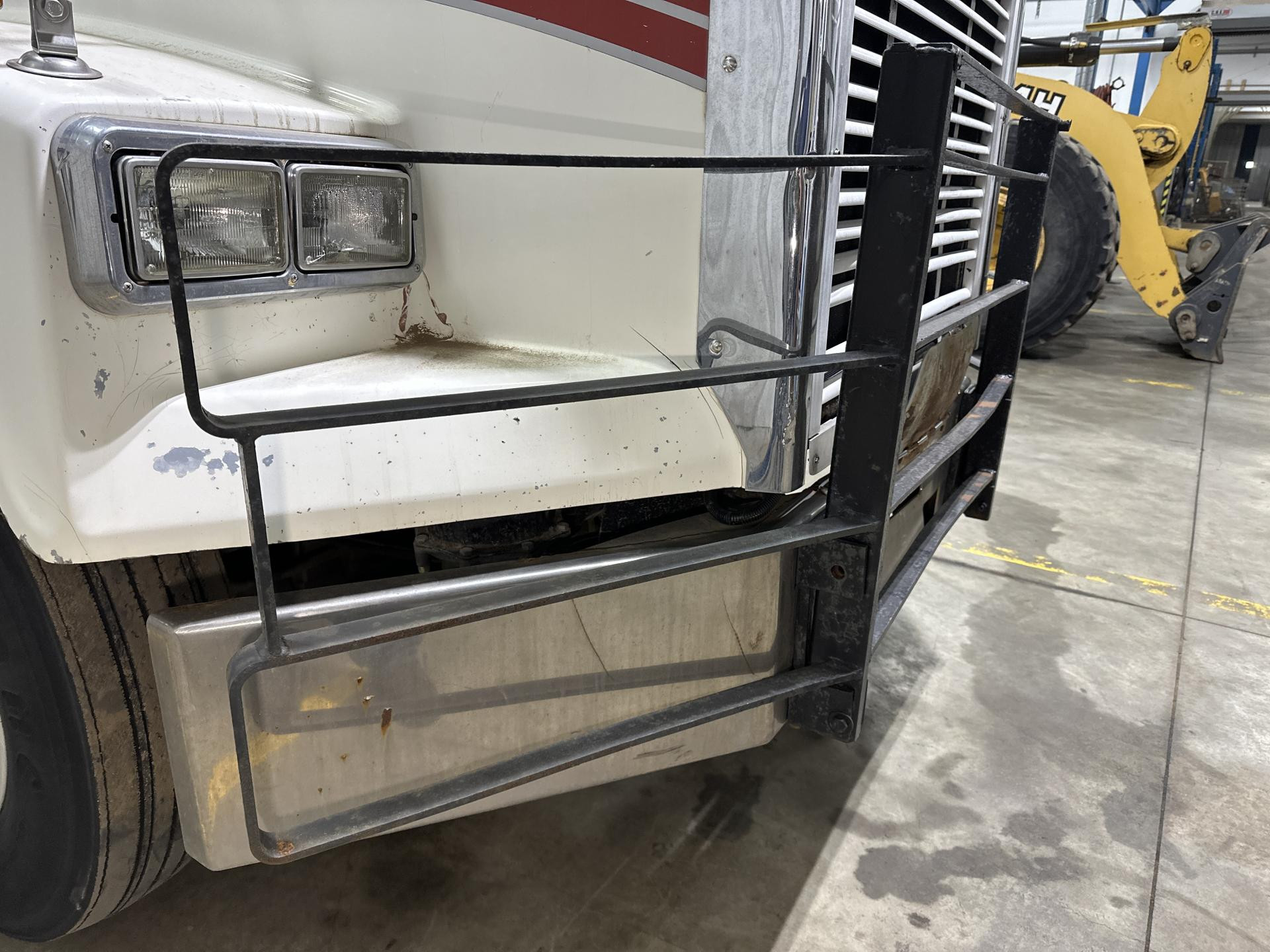 Freightliner FLD112SD Grille Guard for Sale
