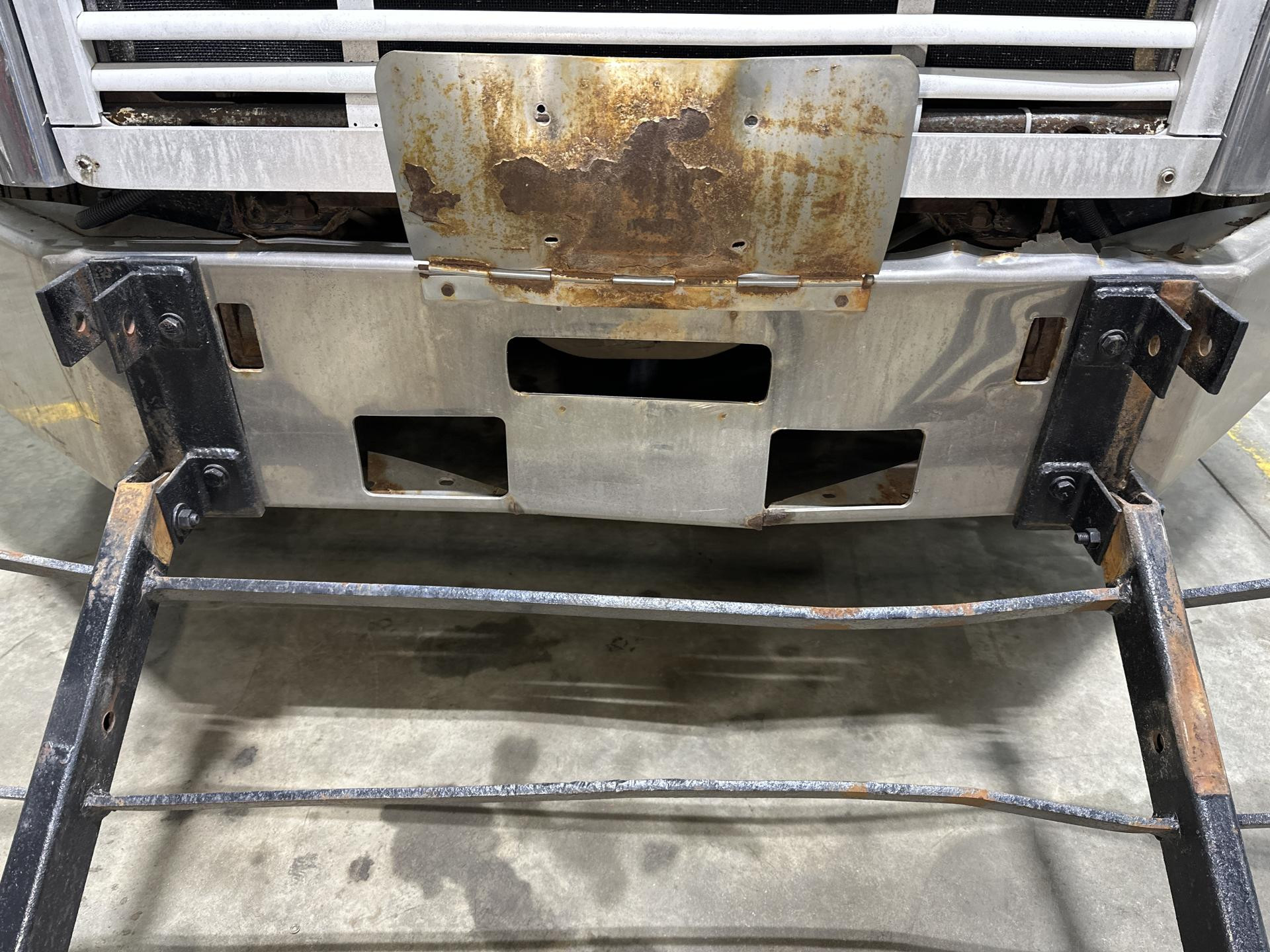 Freightliner FLD112SD Grille Guard for Sale