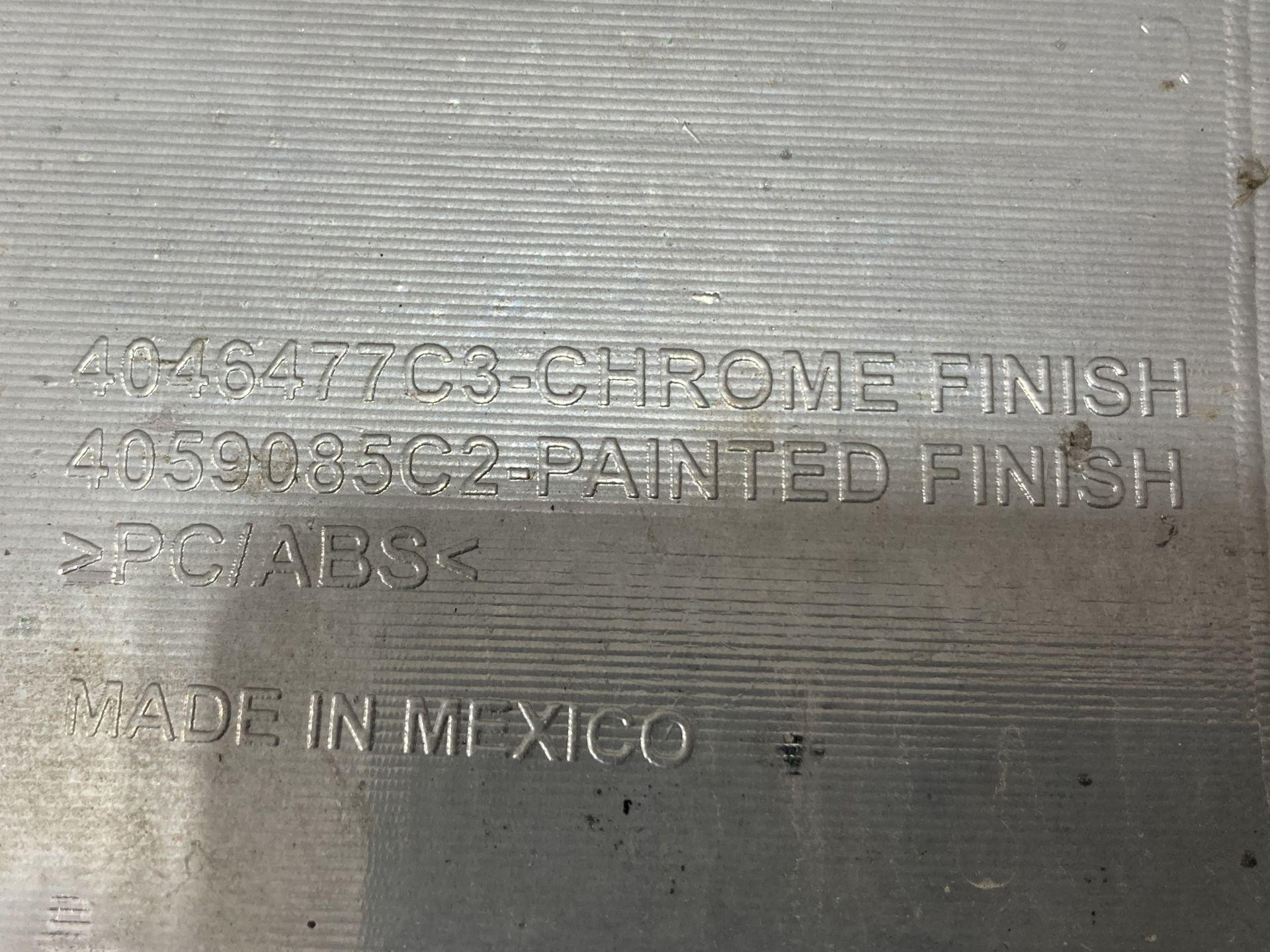 4046477C3 | International LT Grille for Sale