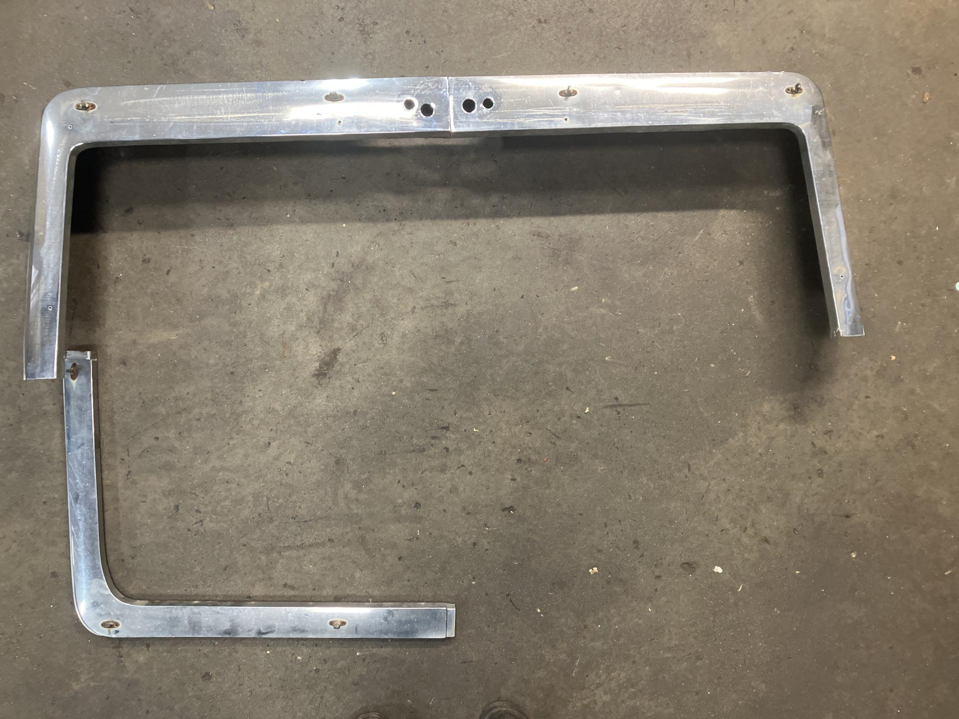 N/A | Ford LTL9000 Grille for Sale