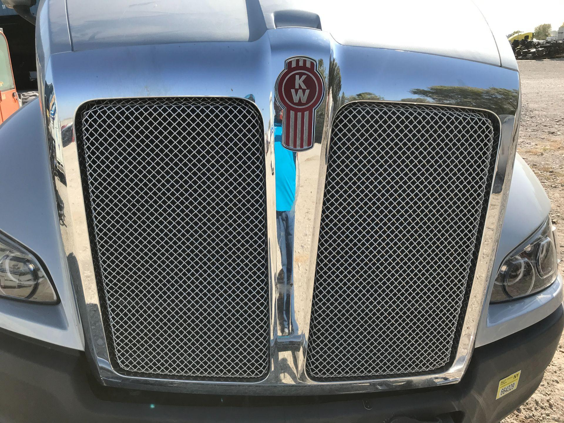 Kenworth T700 Grille for Sale