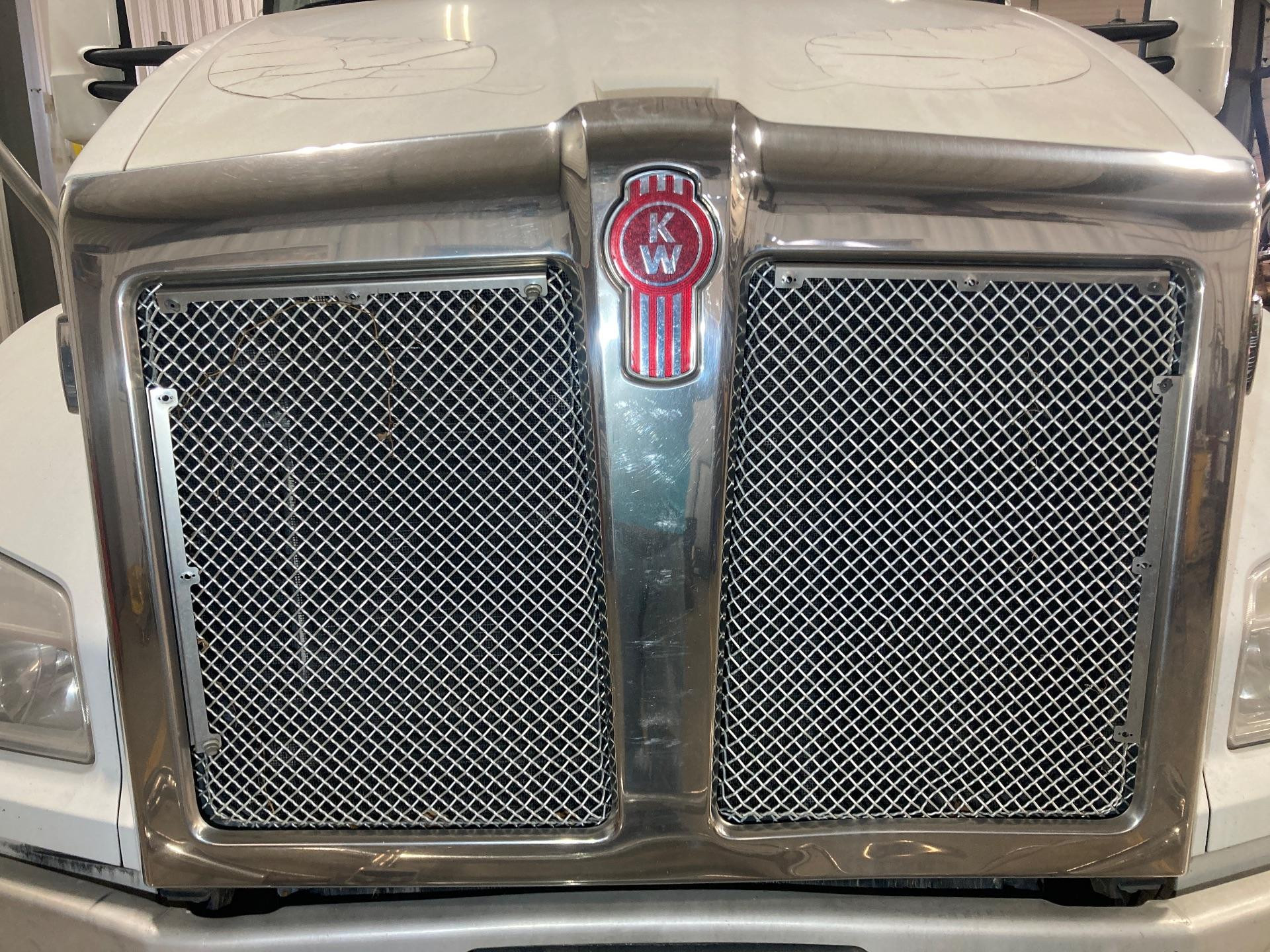Kenworth T880 Grille for Sale