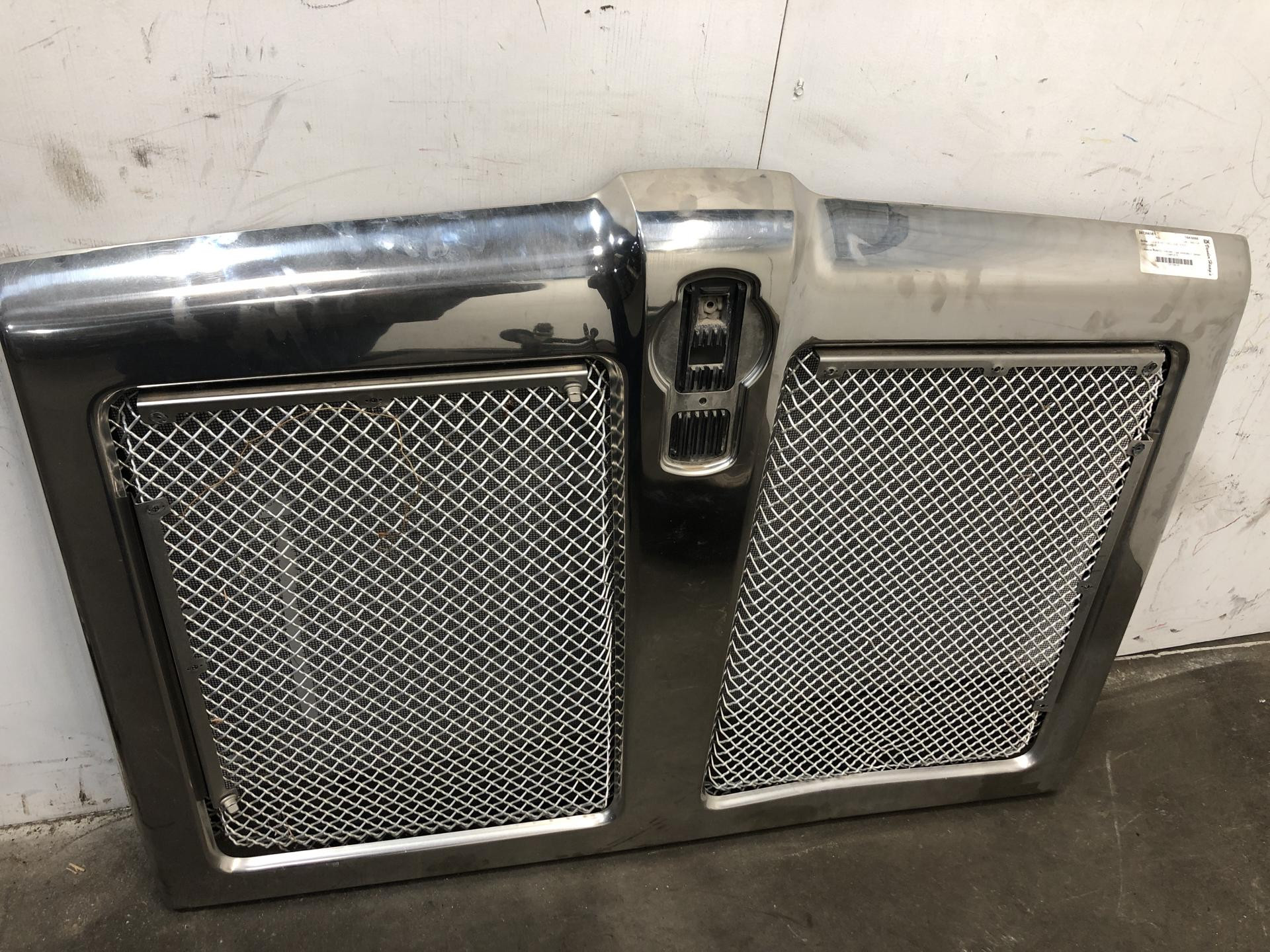 Kenworth T880 Grille for Sale