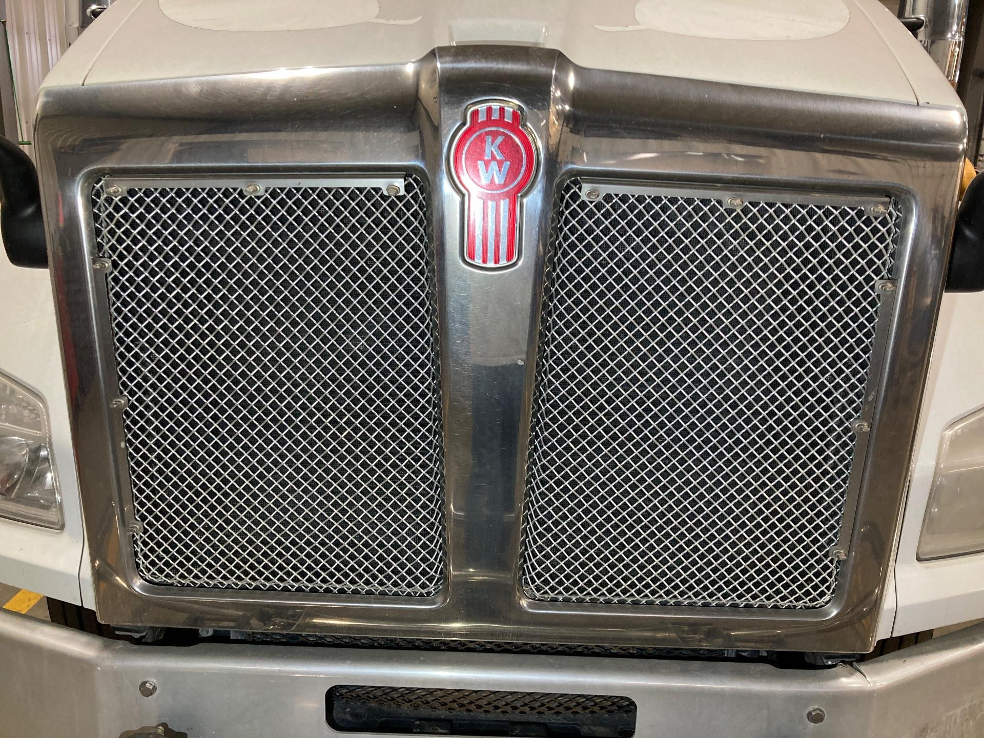 L29-6240-130 | Kenworth T880 Grille for Sale