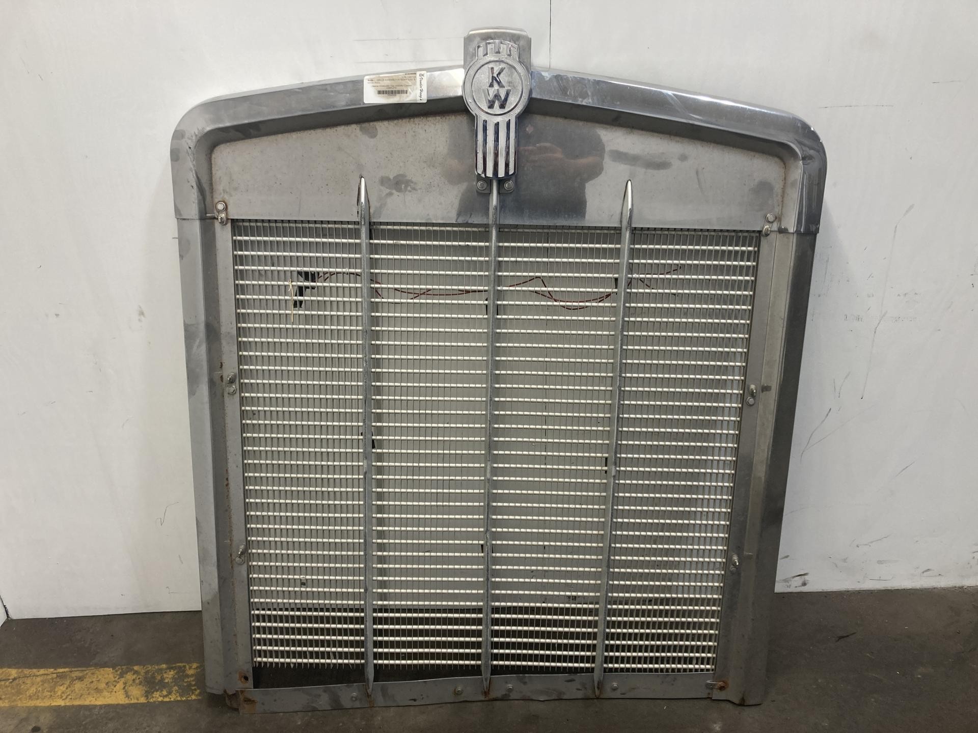 Kenworth W900L Grille for Sale