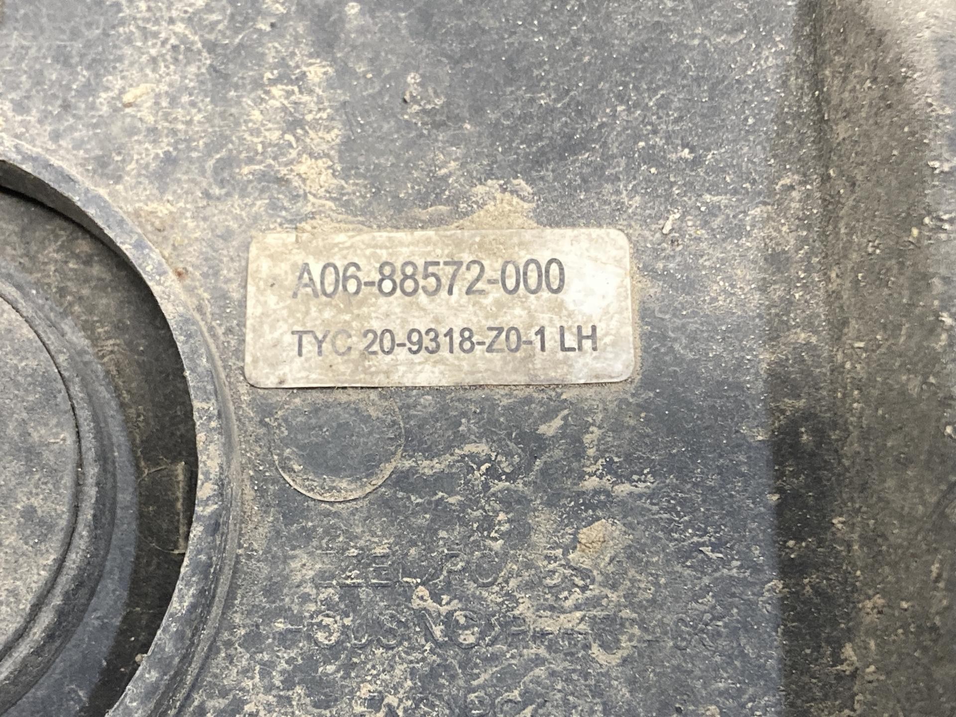 A06-88572-000 | Freightliner 122SD Headlamp for Sale