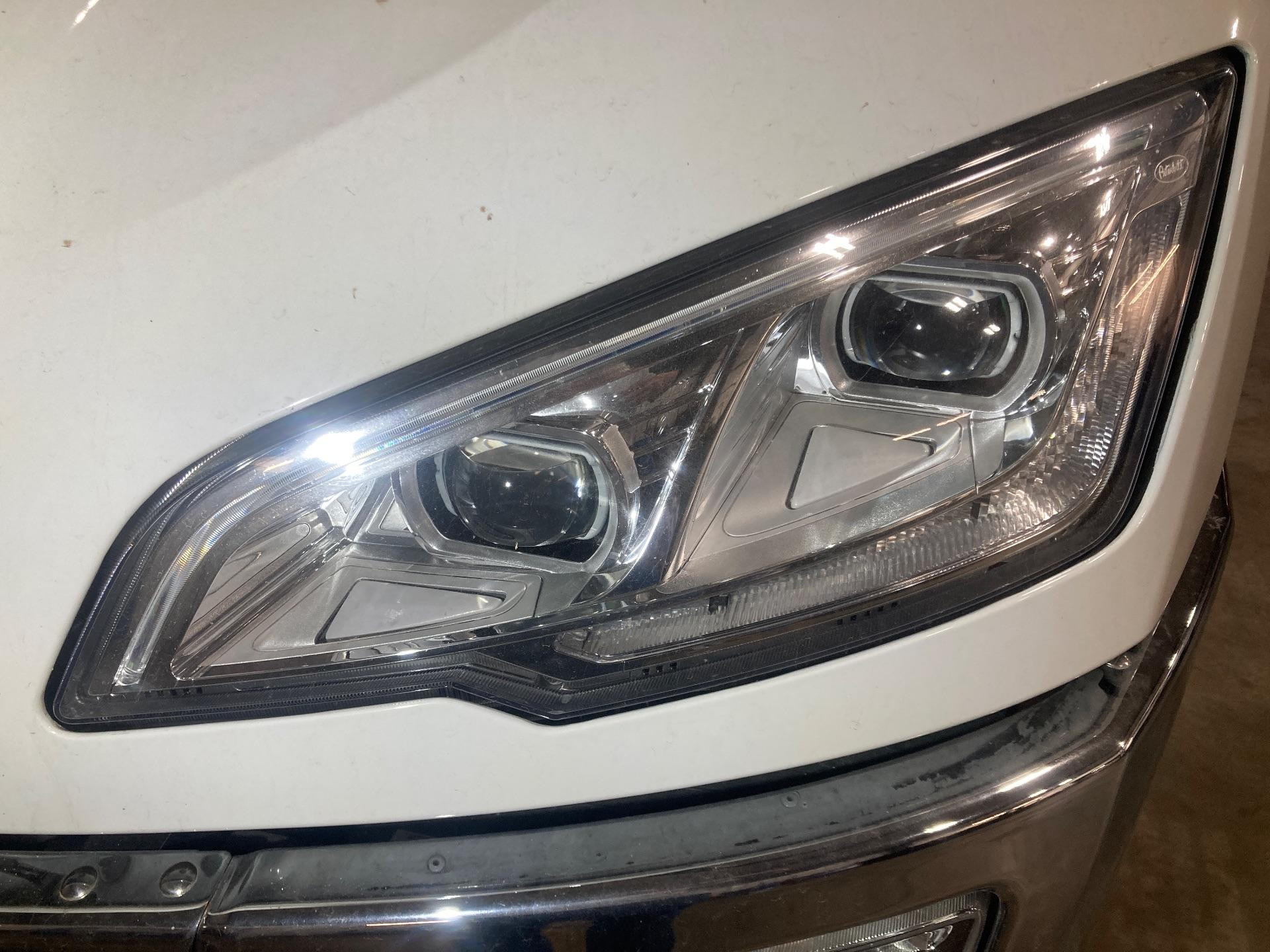 P54-6197-100 | Peterbilt 579 Headlamp for Sale