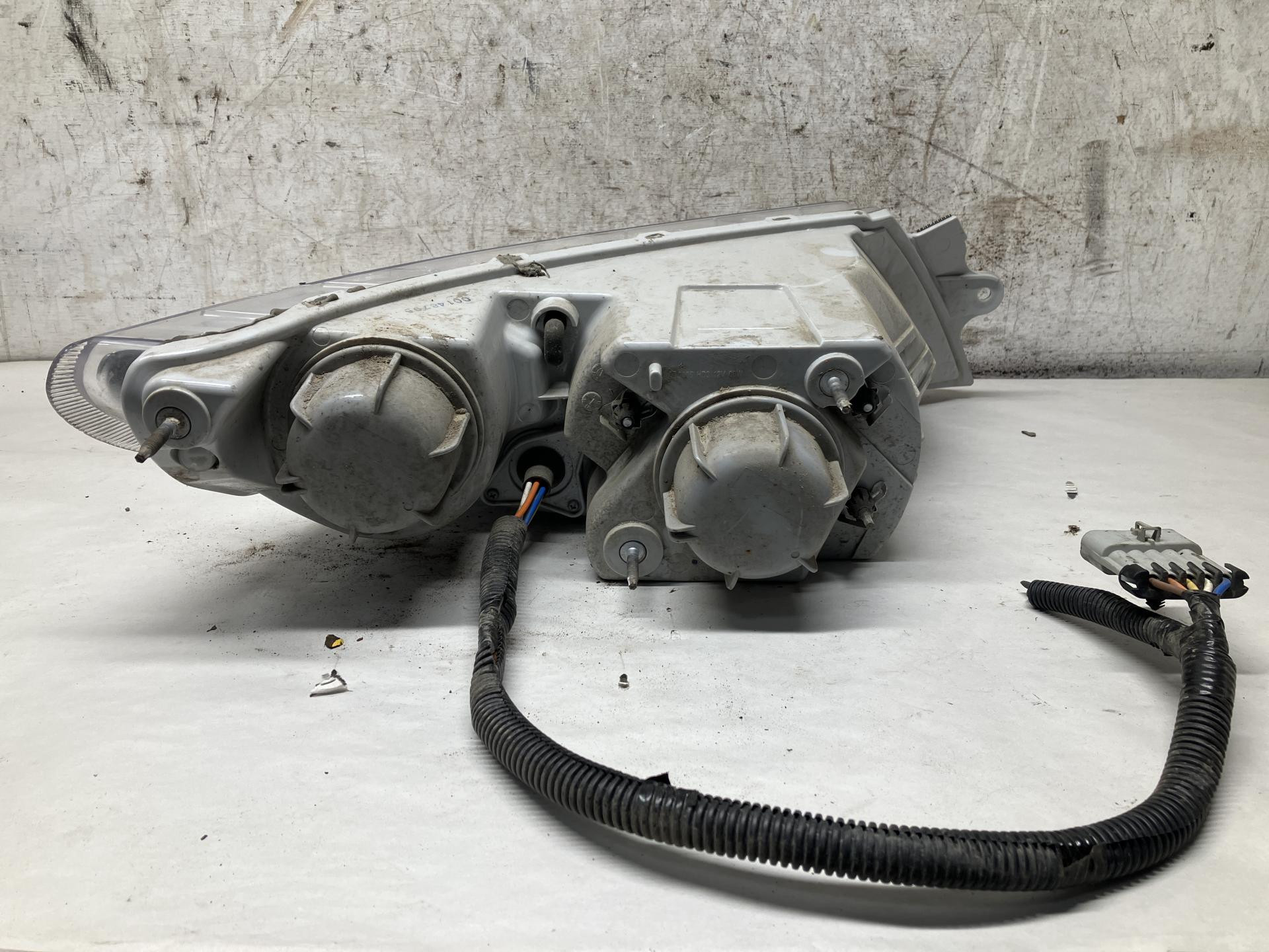 08-33A-1101L | International 8600 Headlamp for Sale