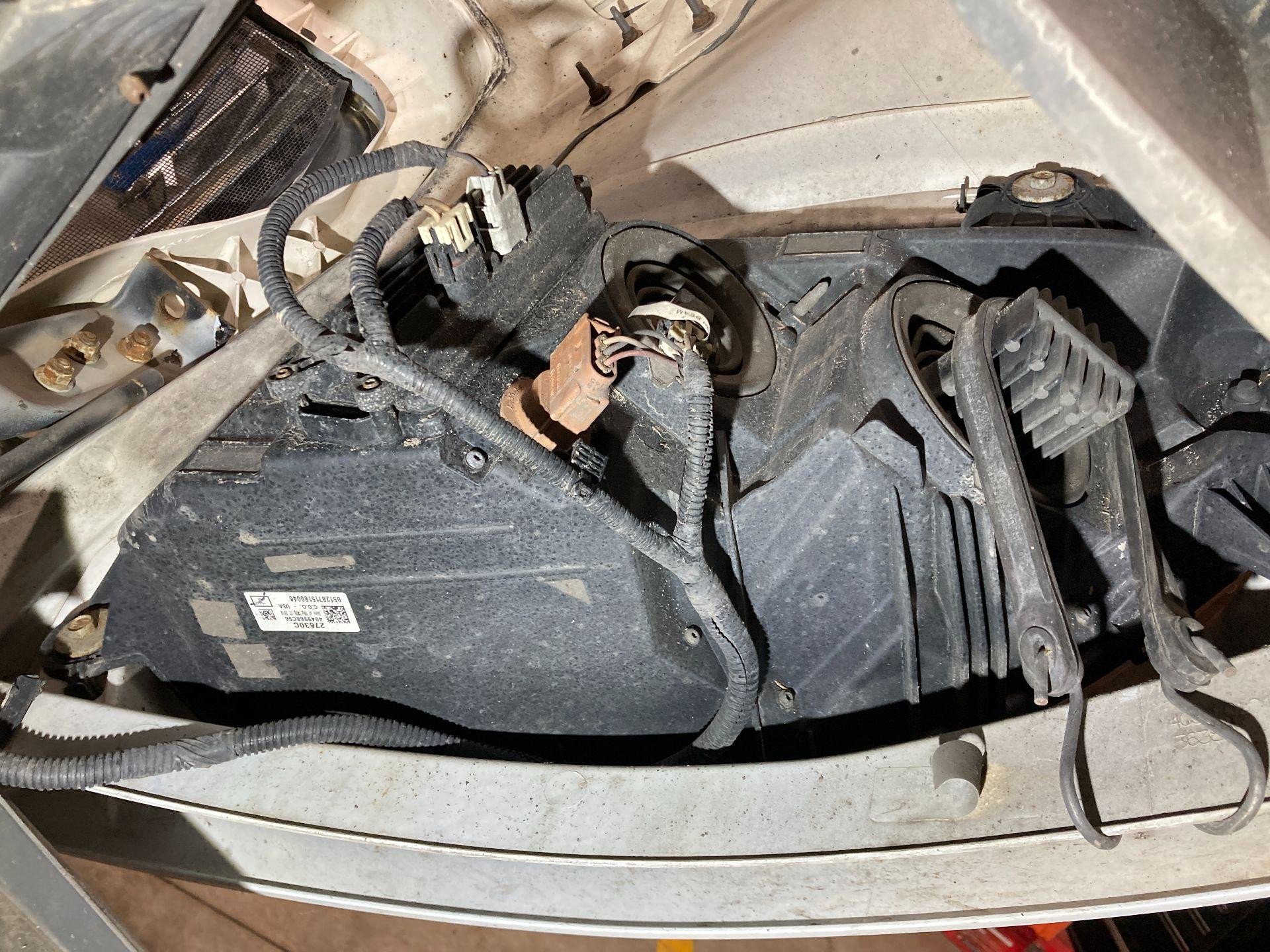 4049968C96 | International LT Headlamp for Sale