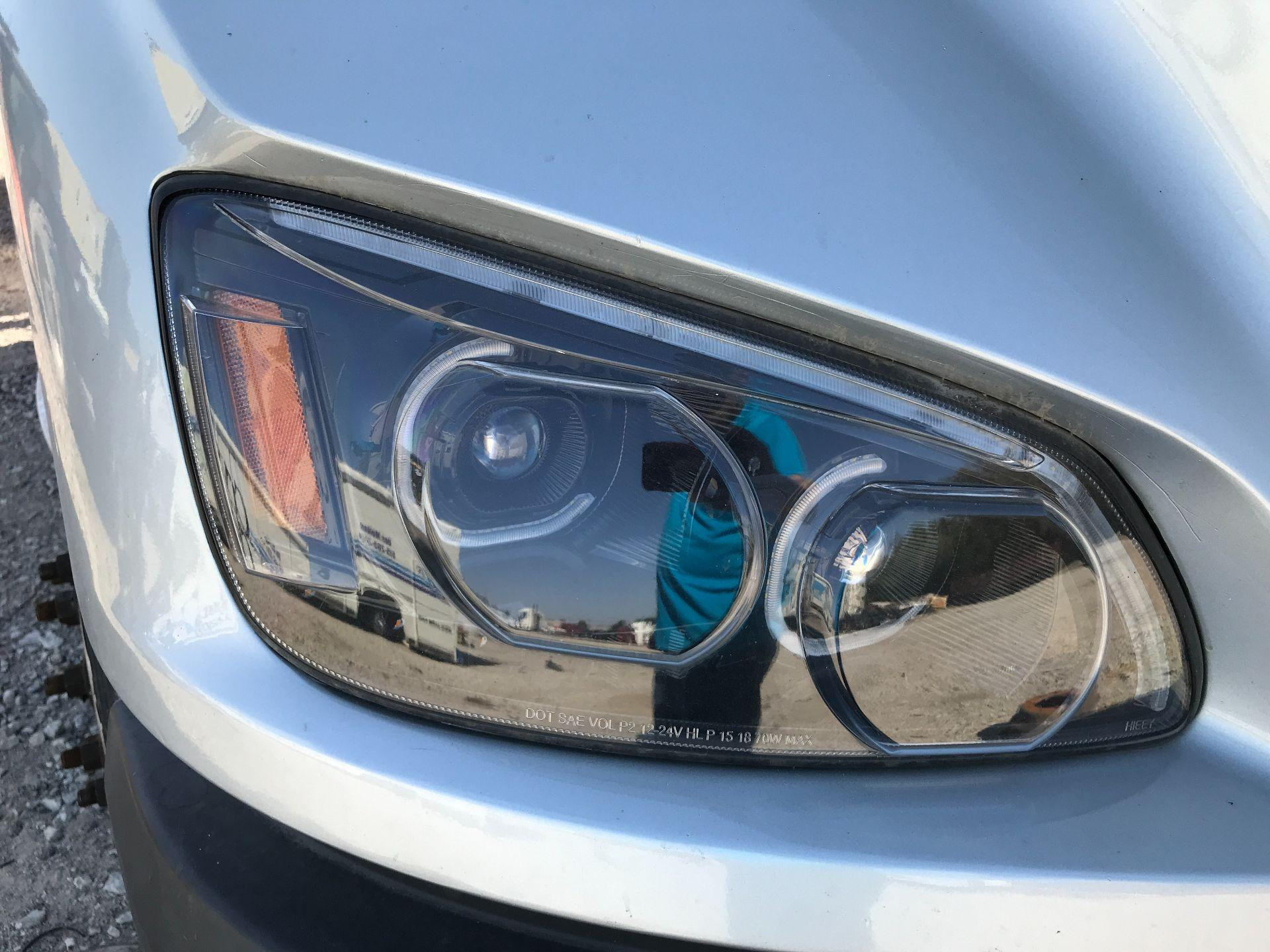 Kenworth T700 Headlamp for Sale