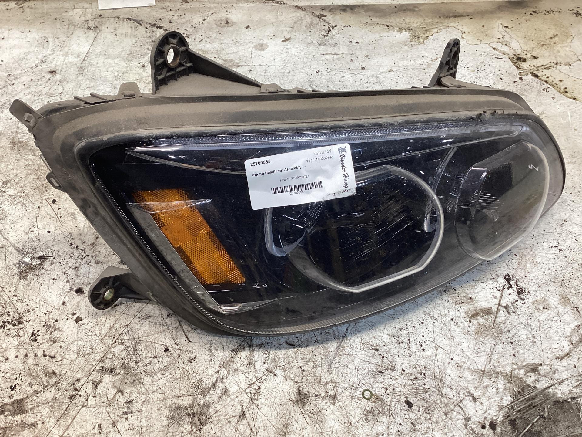 Kenworth T700 Headlamp for Sale