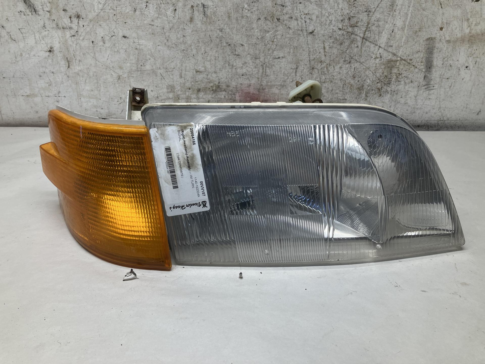 8082041 | Volvo VNM Headlamp for Sale