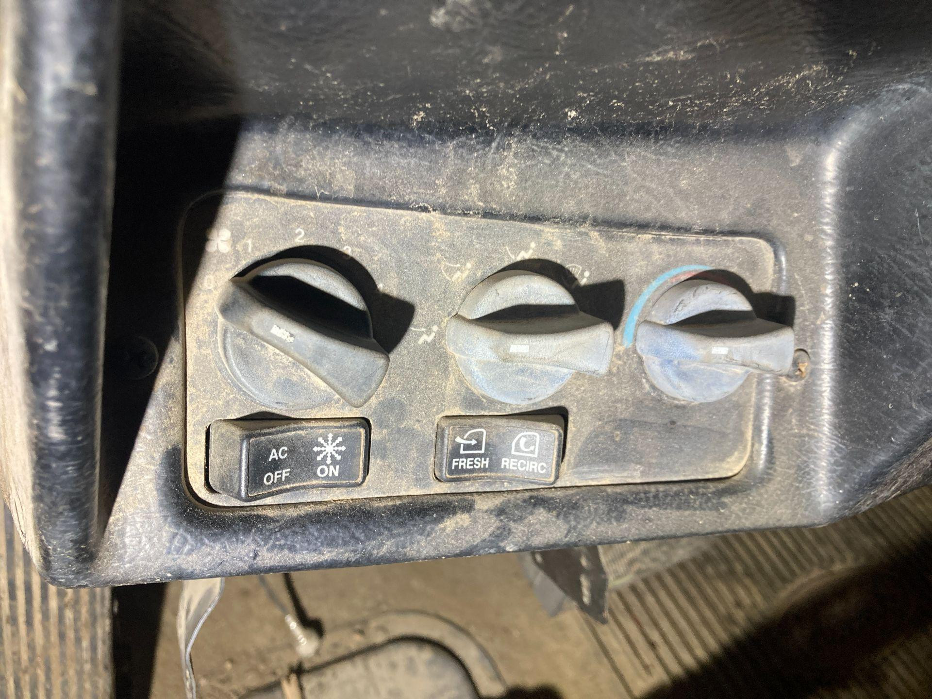 18-04462 | Peterbilt 378 Heater & AC Temperature Control for Sale