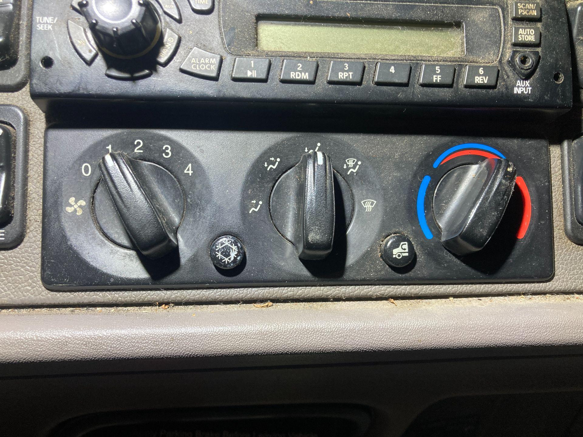 Q21-6012 | Peterbilt 386 Heater & AC Temperature Control for Sale