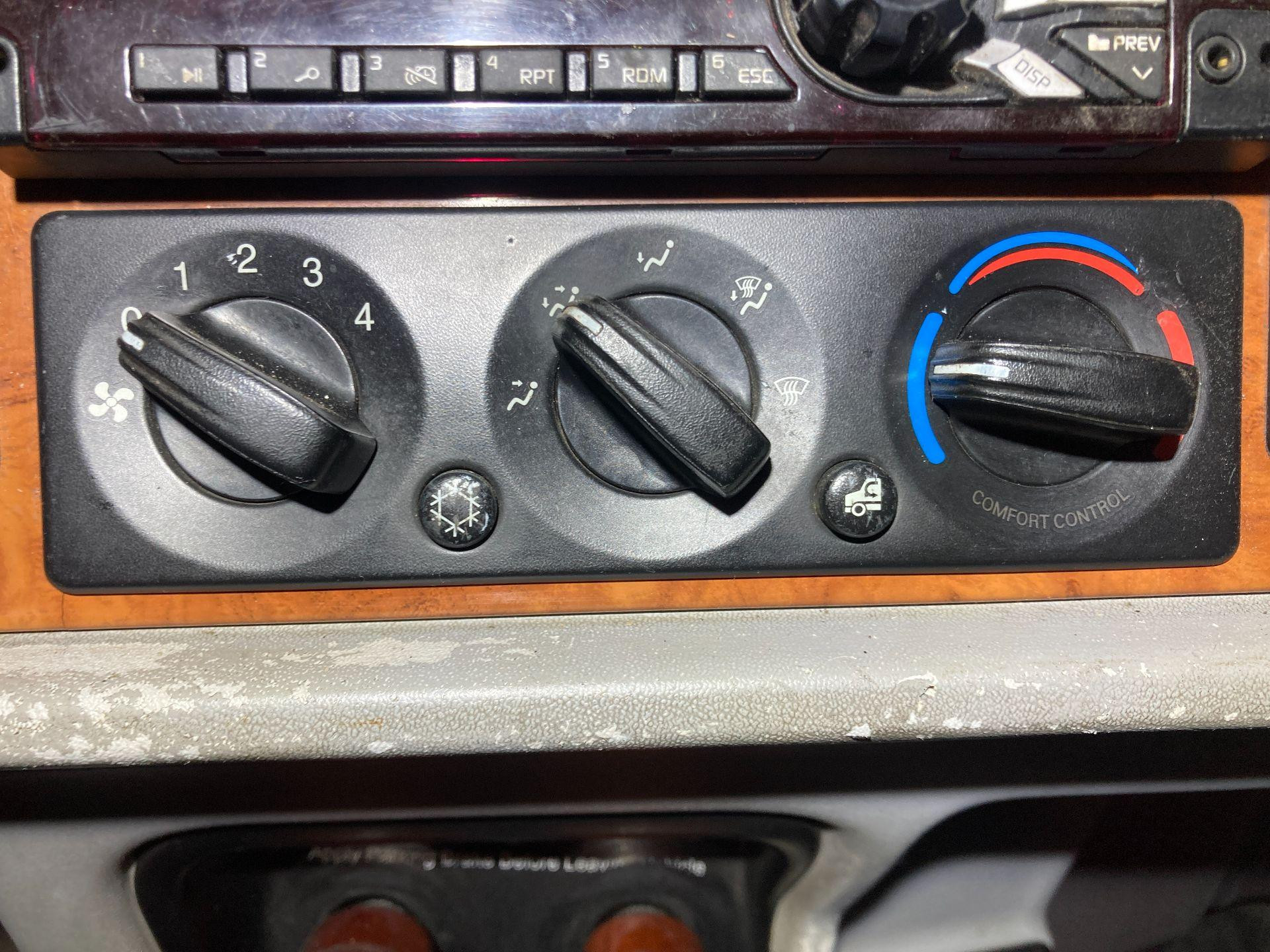 Q21-6012 | Peterbilt 389 Heater & AC Temperature Control for Sale