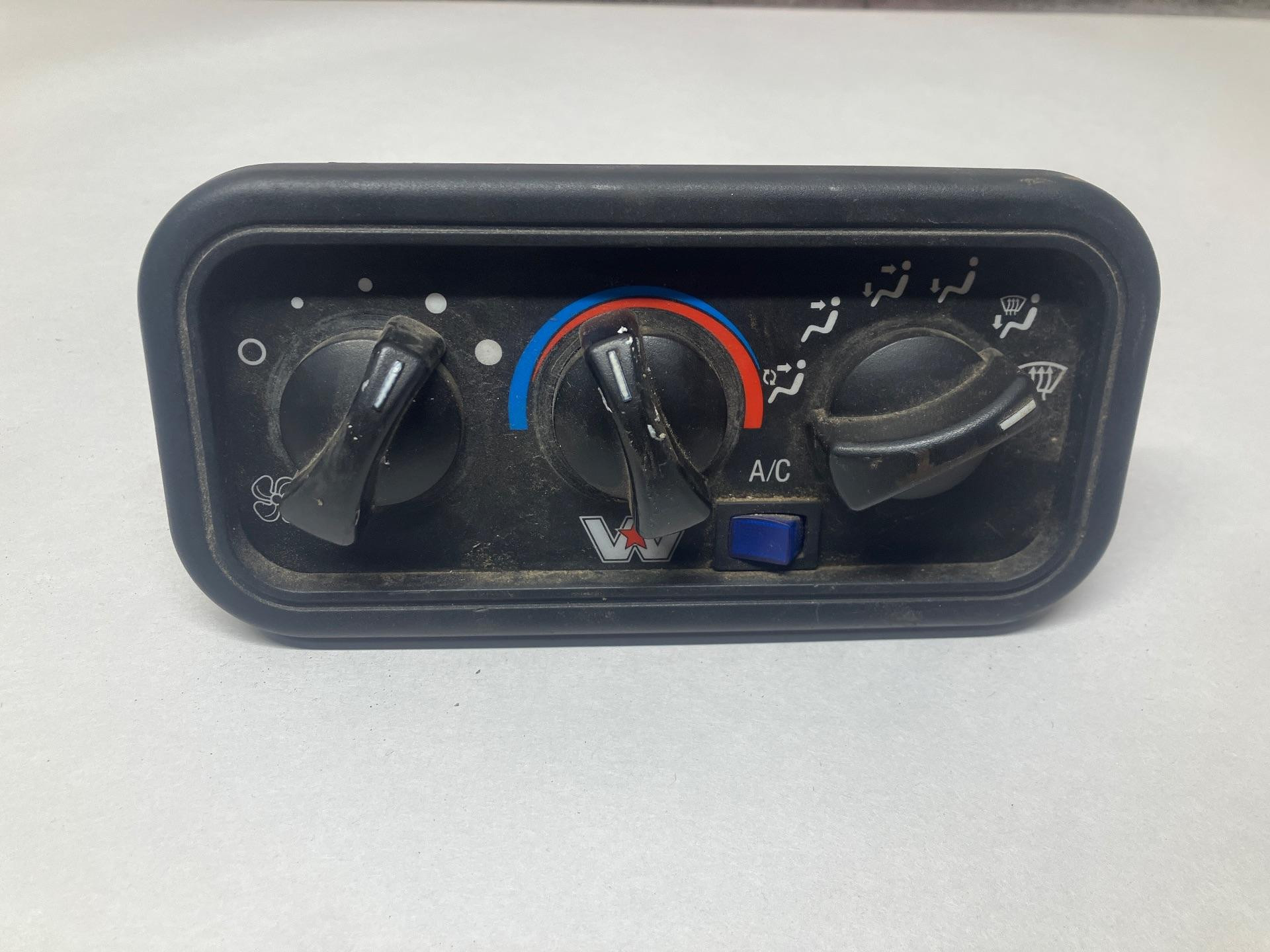 RD-3-15308-1 | Western Star Trucks 4700 Heater & AC Temperature Control for