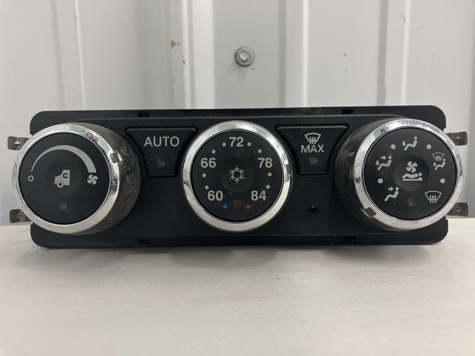 Peterbilt 537 Heater & AC Temperature Control for Sale