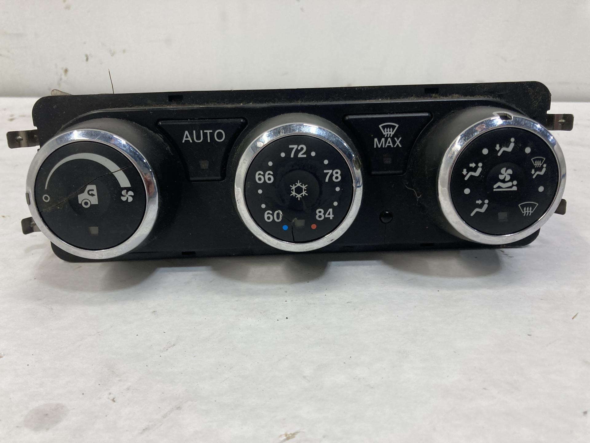 Q21-6032-2231 | Peterbilt 579 Heater & AC Temperature Control for Sale