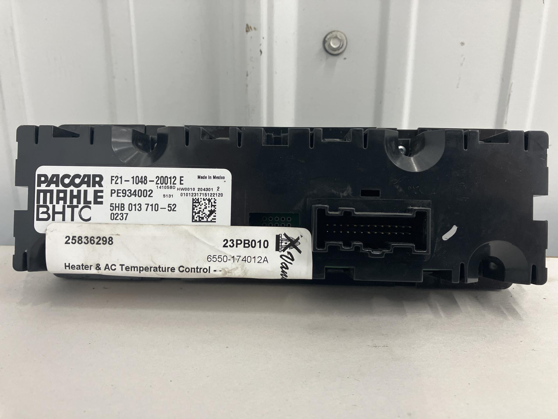 F21-1048-10012 | Peterbilt 536 Heater & AC Temperature Control for Sale