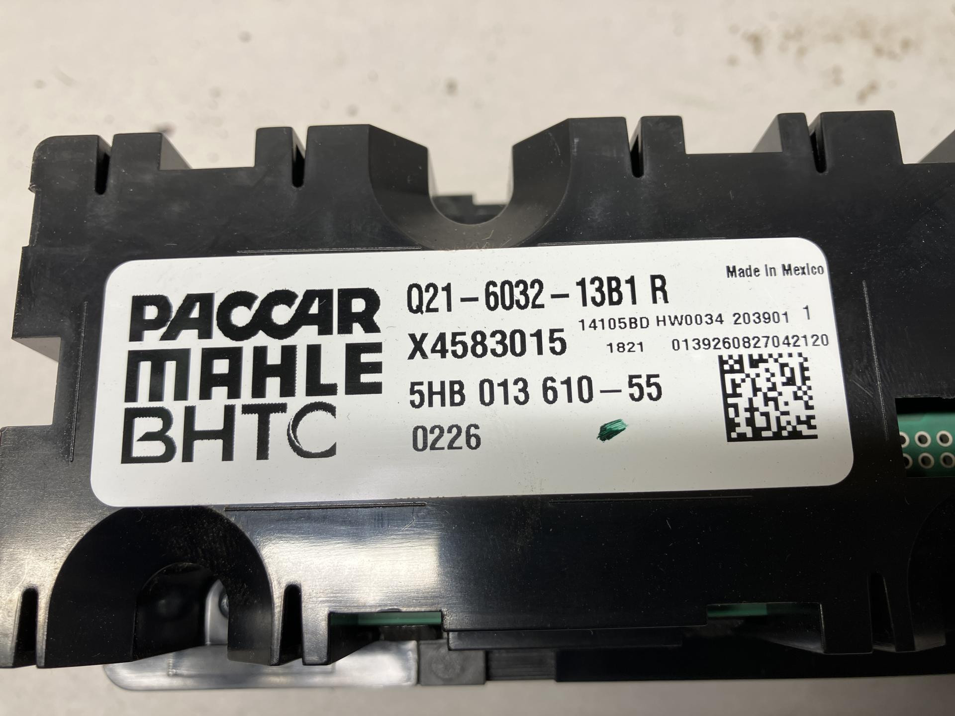 Q21-6032-13B1 R | Peterbilt 579 Heater & AC Temperature Control for Sale