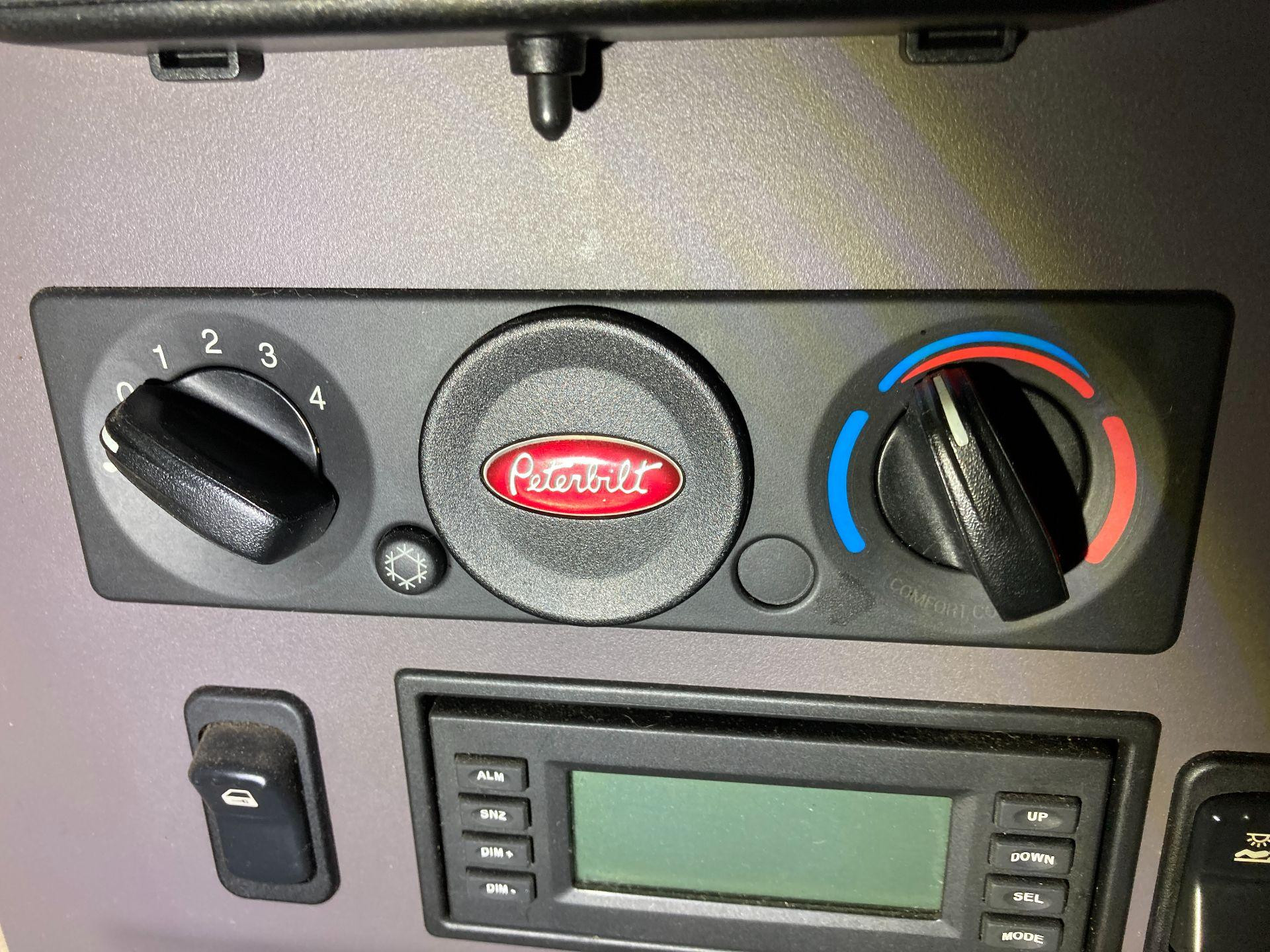Q21-1089 | Peterbilt 579 Heater & AC Temperature Control for Sale