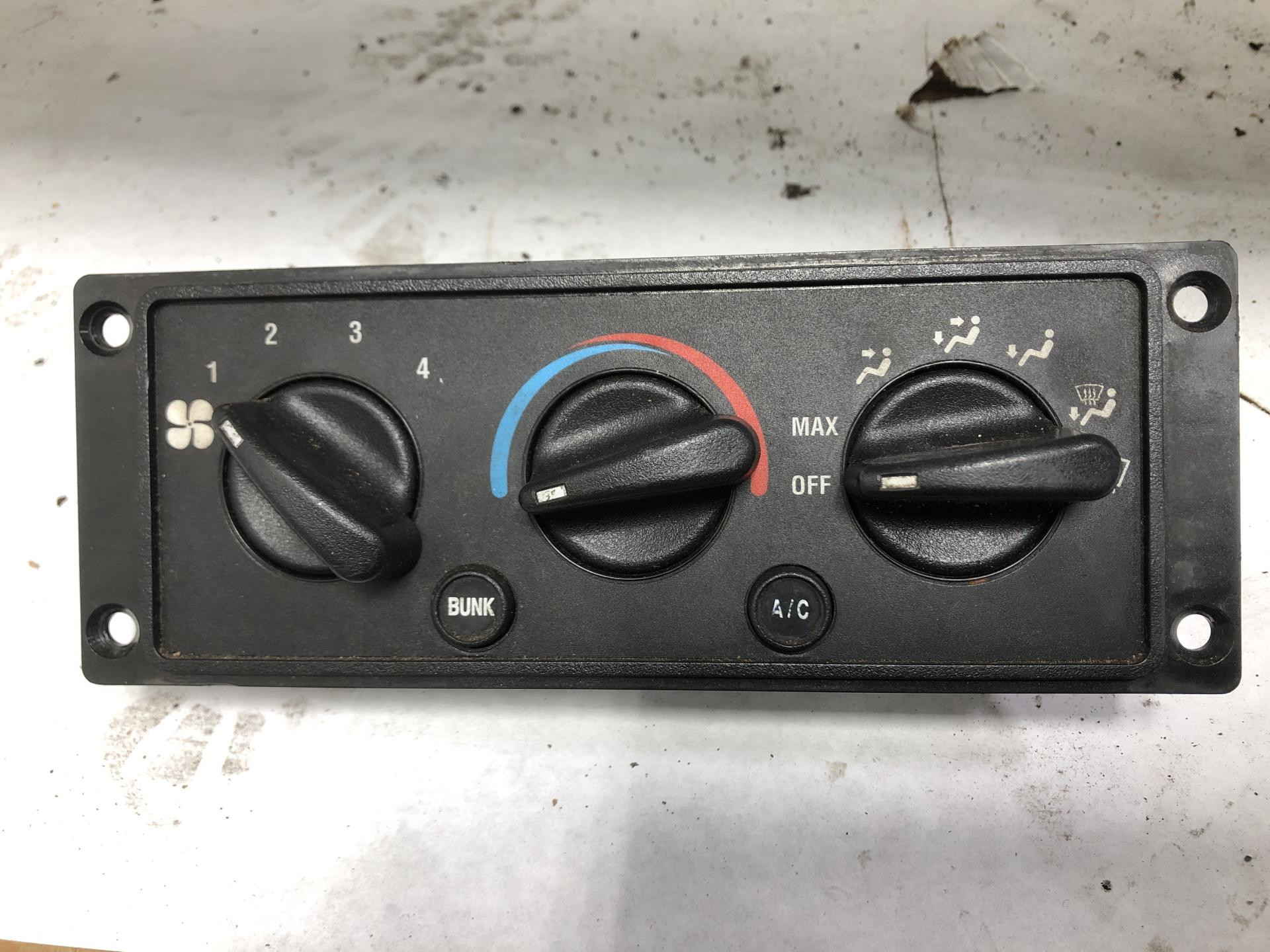 3518703C93 | International 9200 Heater & AC Temperature Control for Sale