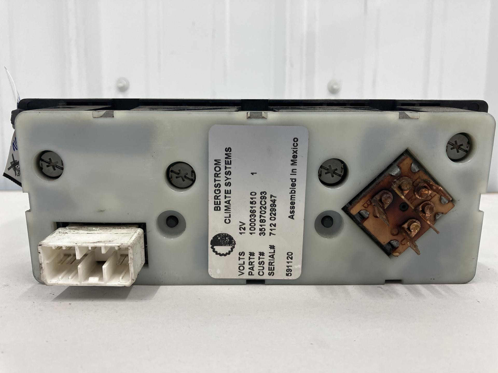 1000361510 | International 9900 Heater & AC Temperature Control for Sale