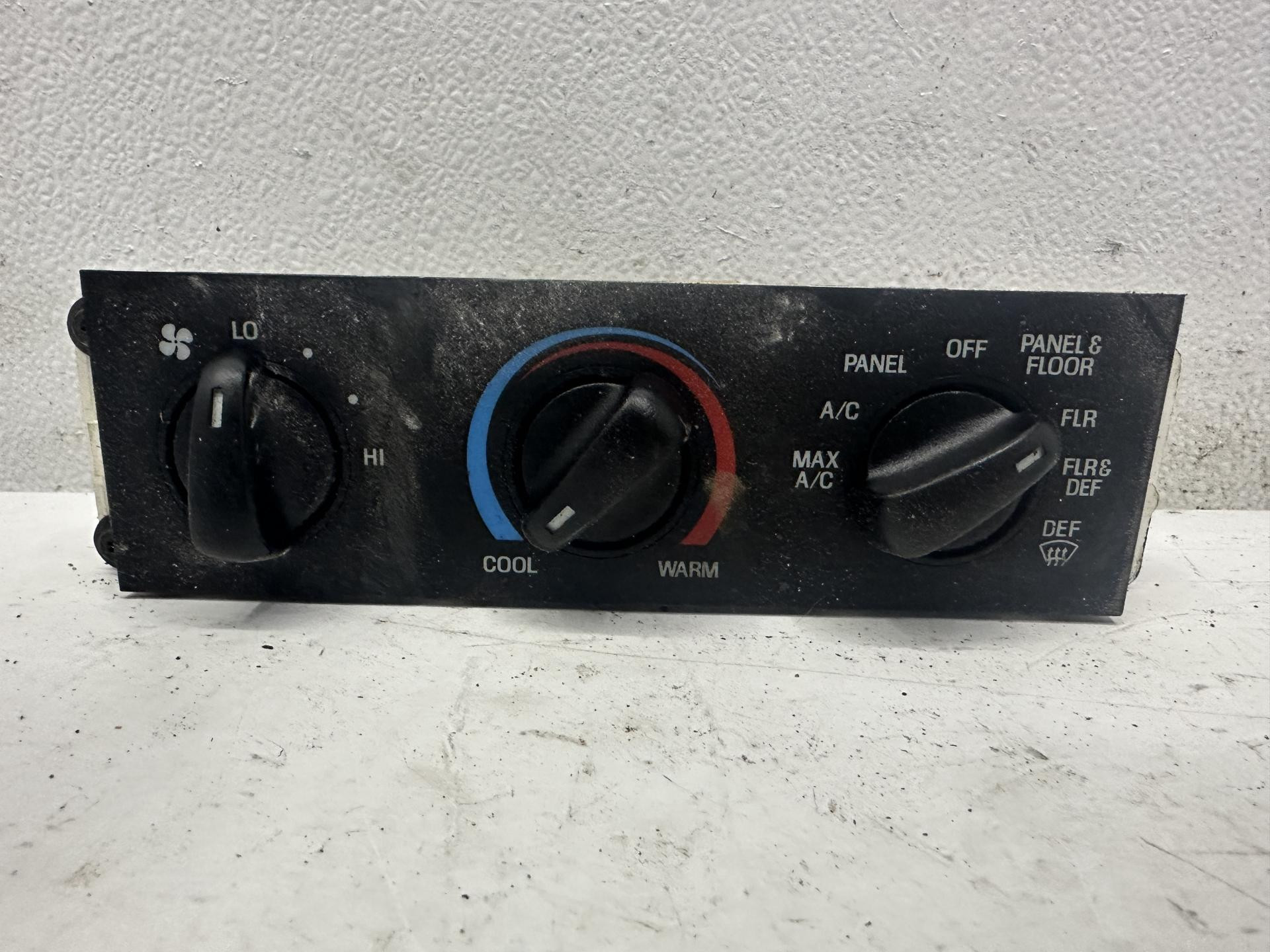 2FRH-19E758-AB | Sterling A9513 Heater & AC Temperature Control for Sale