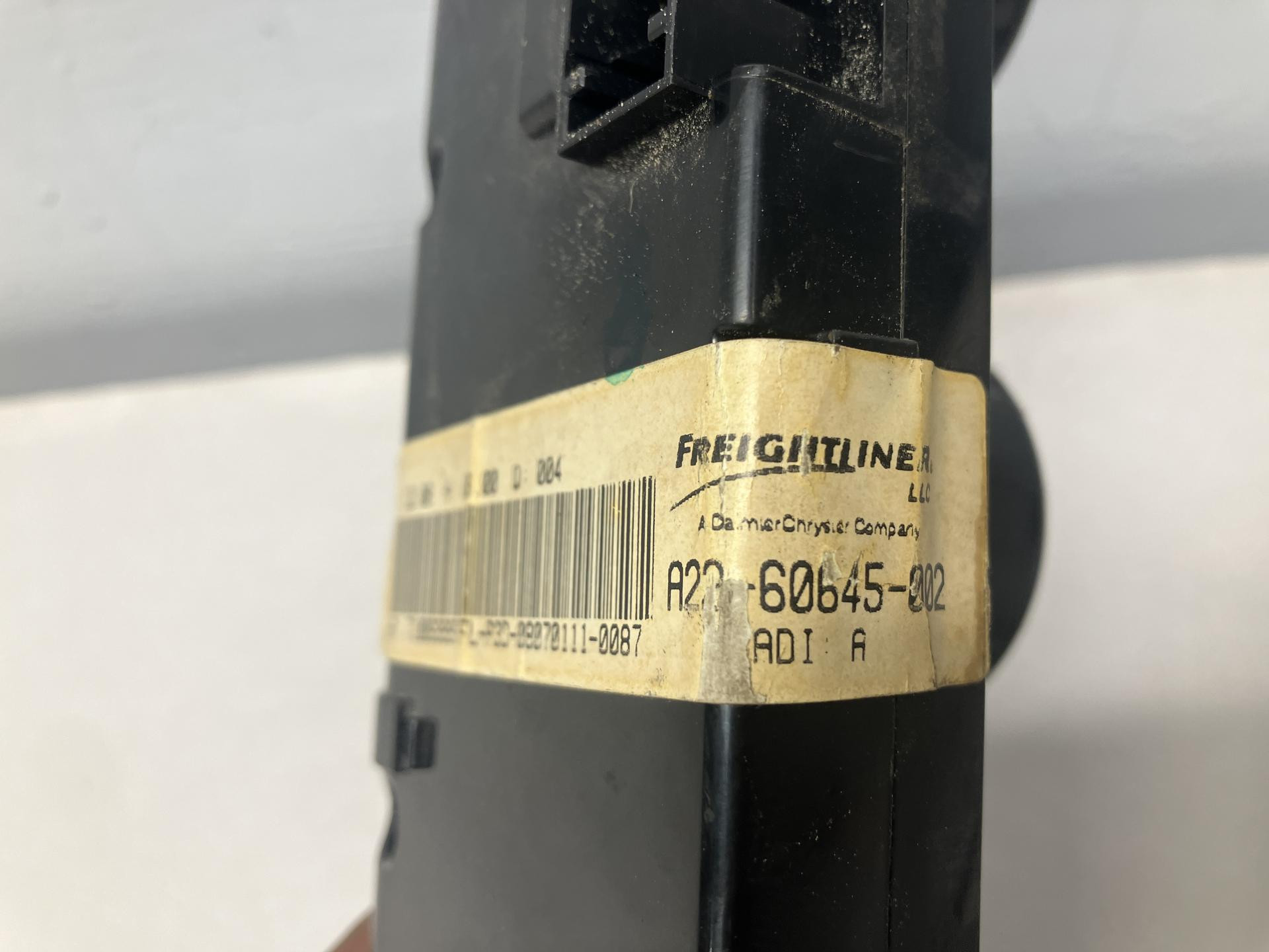 A22-60645-002 | Freightliner CASCADIA Heater & AC Temperature Control for S