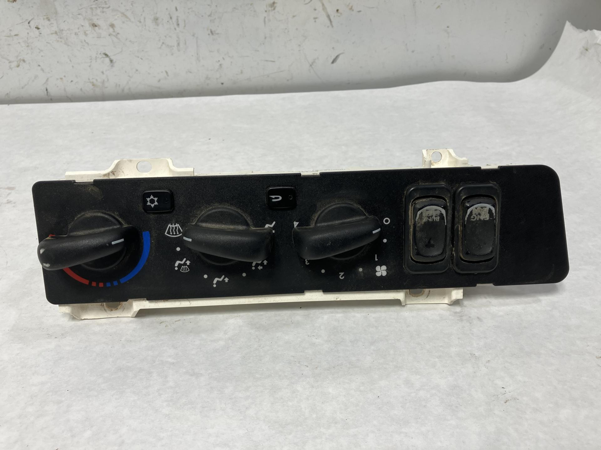 A22-54708-222 | Freightliner COLUMBIA 120 Heater & AC Temperature Control f