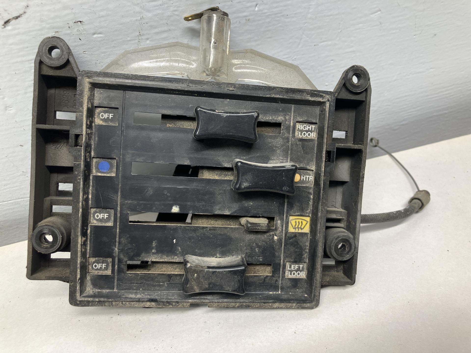 Mack CS MIDLINER Heater & AC Temperature Control for Sale