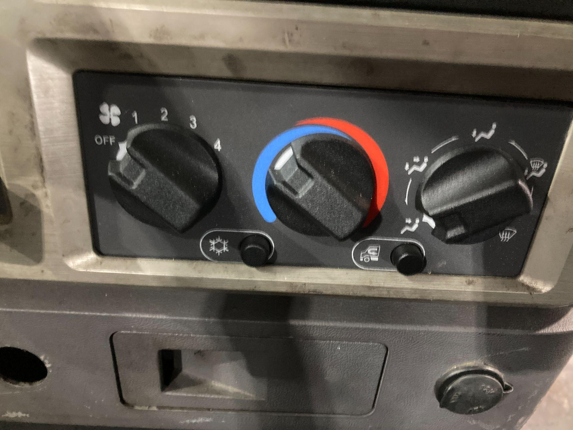 Mack CXU613 Heater & AC Temperature Control for Sale