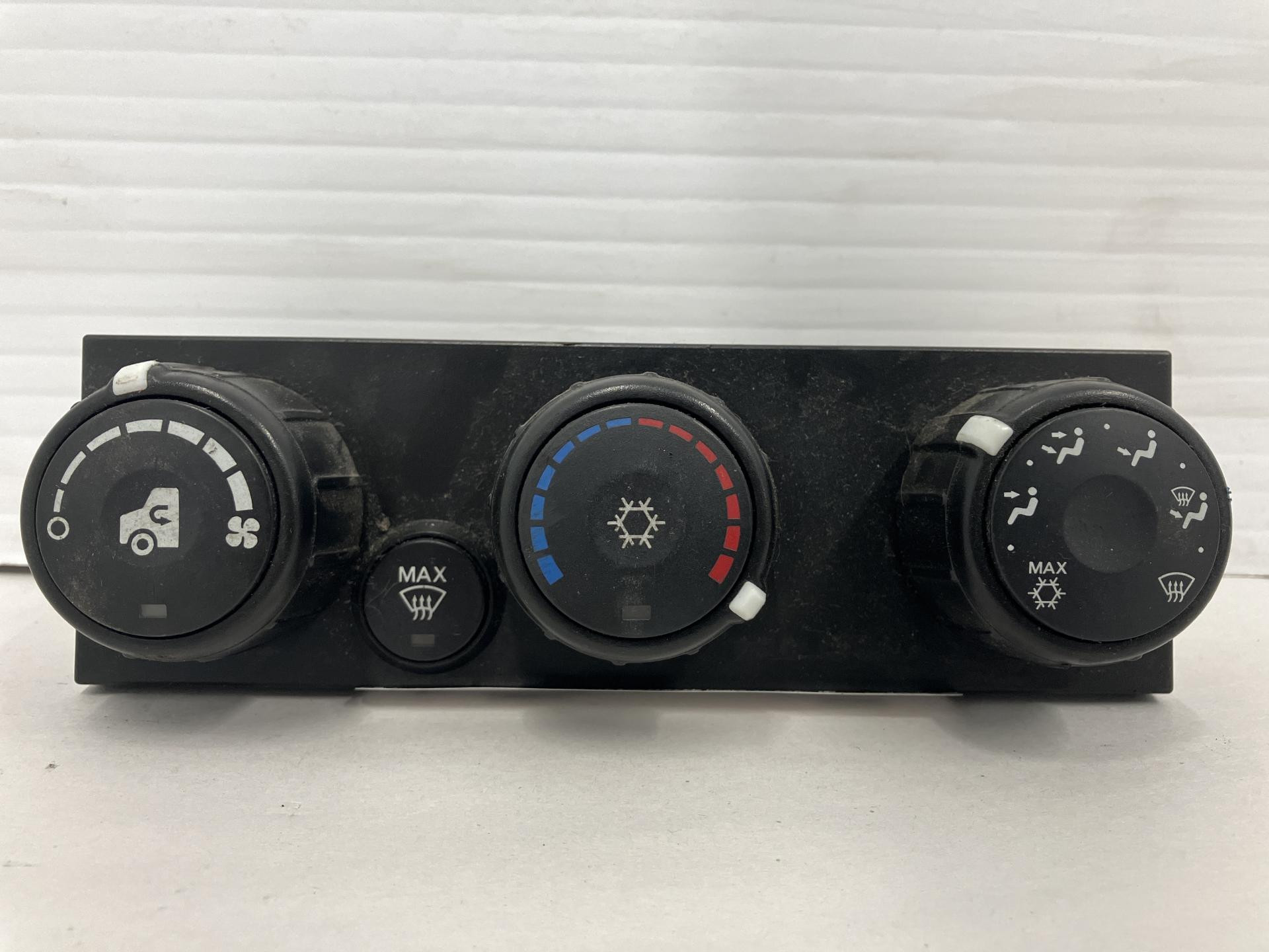 4065331C3 | International LT Heater & AC Temperature Control for Sale
