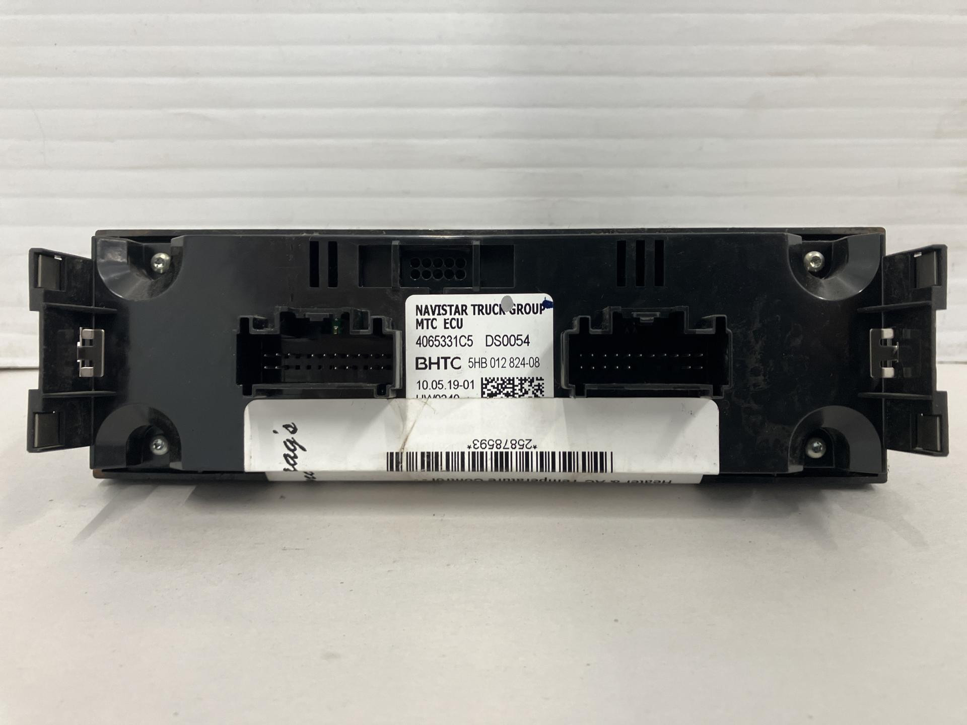 4065331C3 | International RH Heater & AC Temperature Control for Sale
