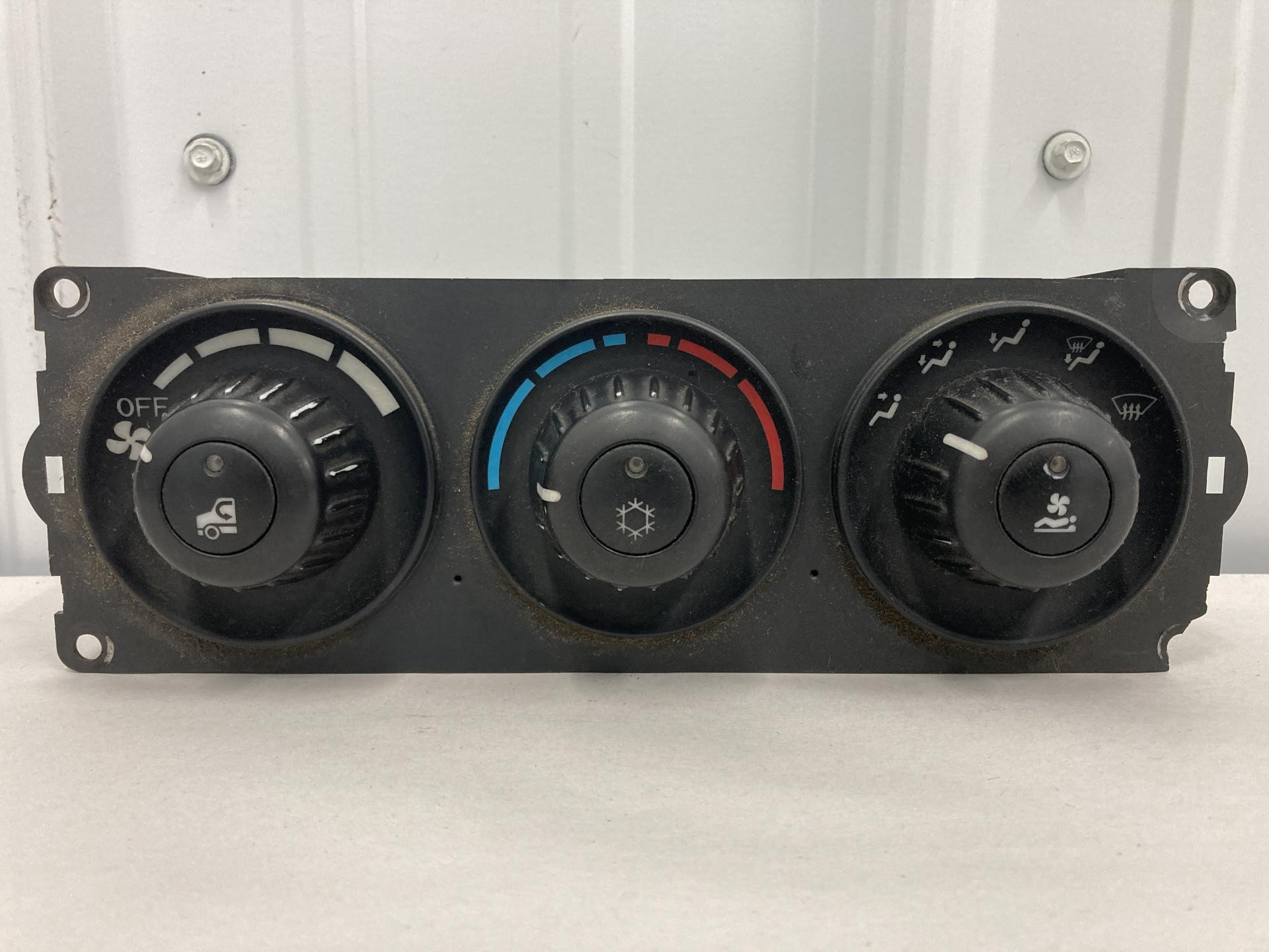 F21-1012-11-000 | Kenworth T800 Heater & AC Temperature Control for Sale