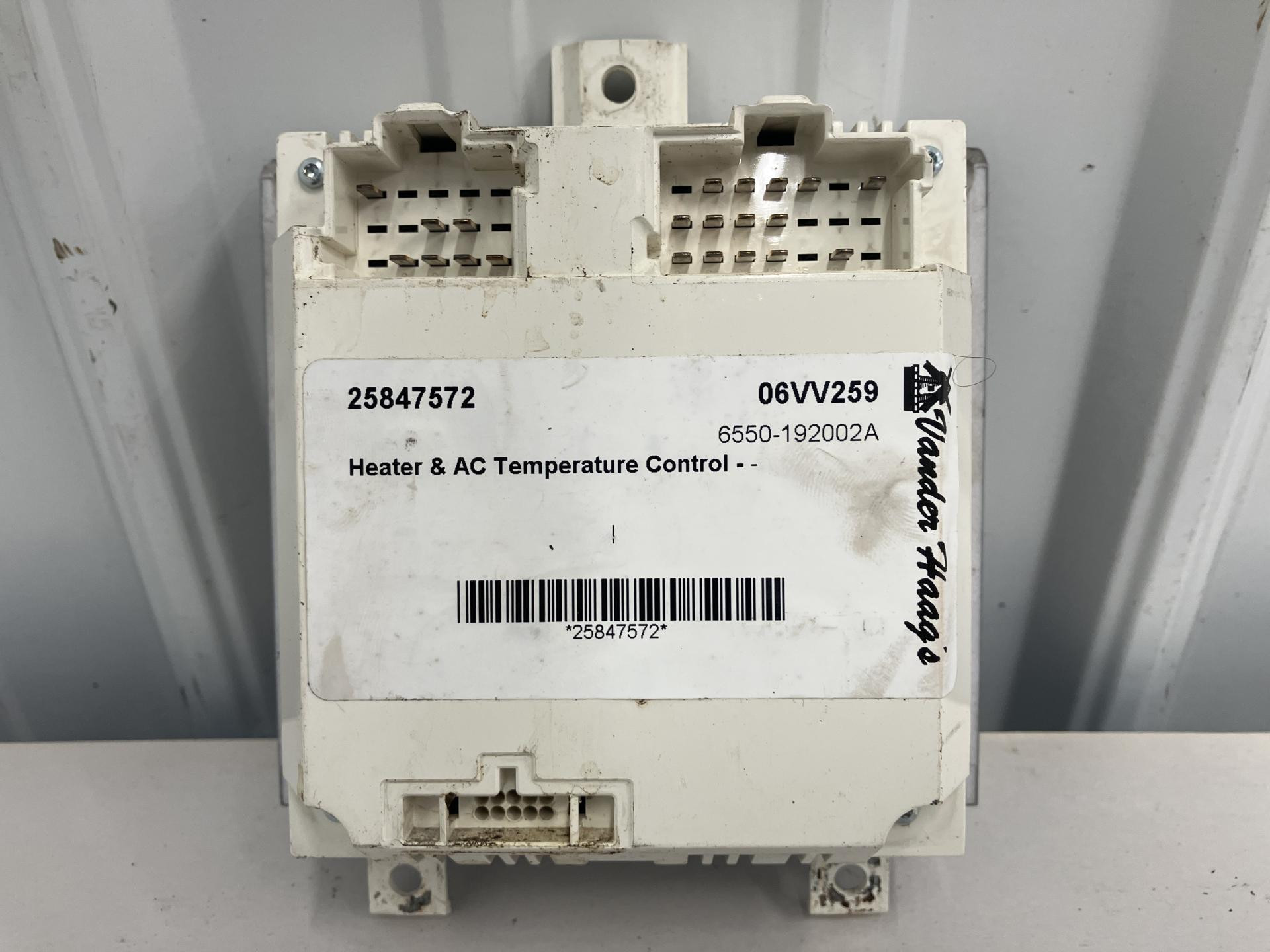 21326144 | Volvo VNL Heater & AC Temperature Control for Sale