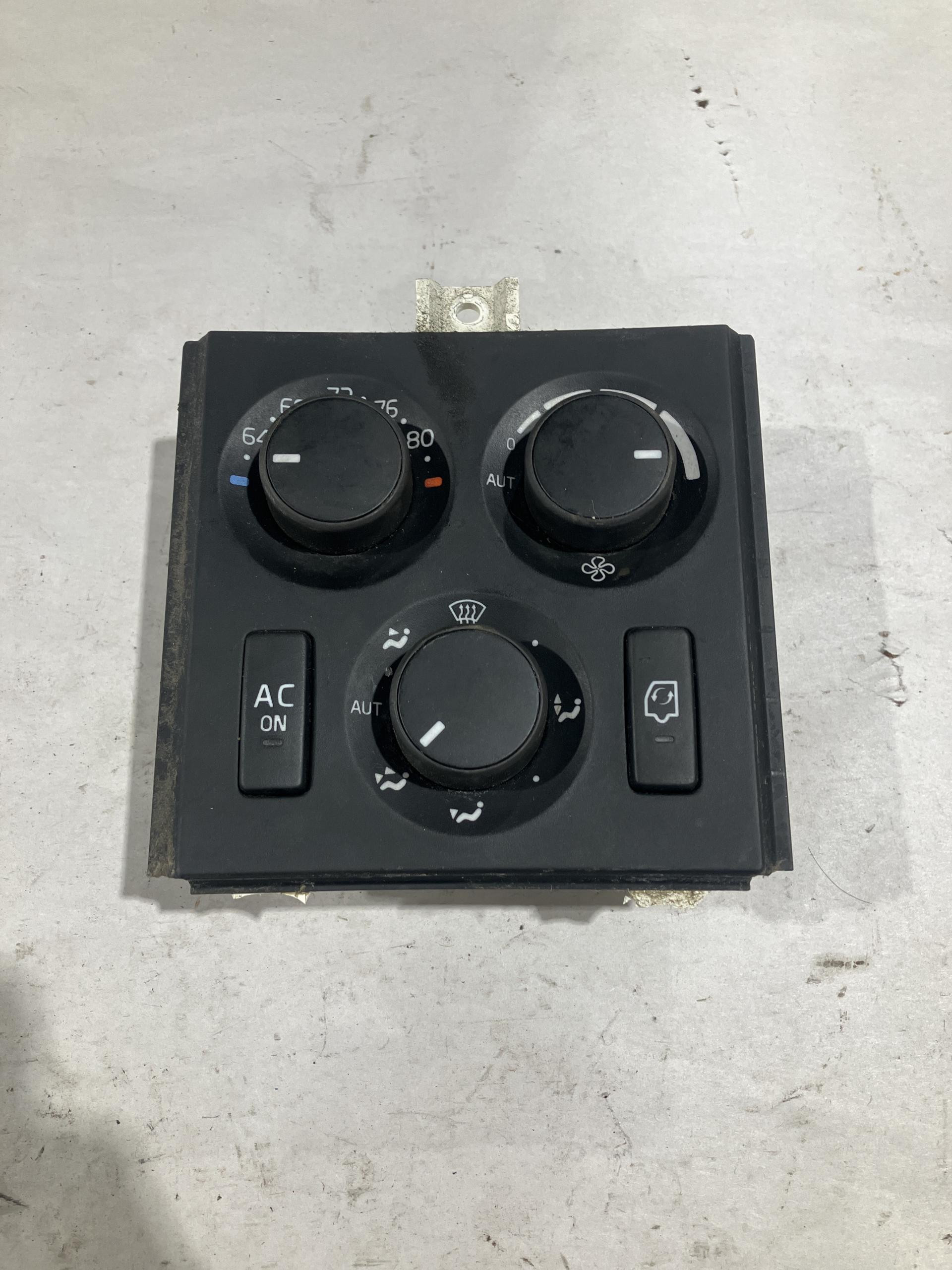 01288506 | Volvo VNL Heater & AC Temperature Control for Sale