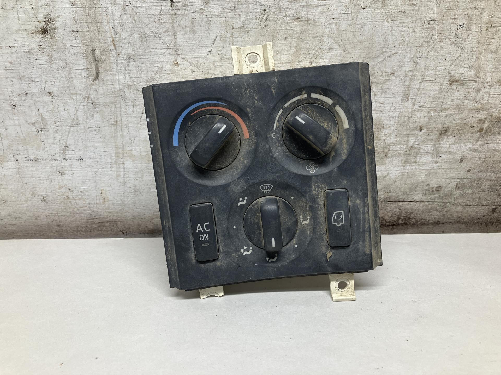 20549634 | Volvo VNL Heater & AC Temperature Control for Sale