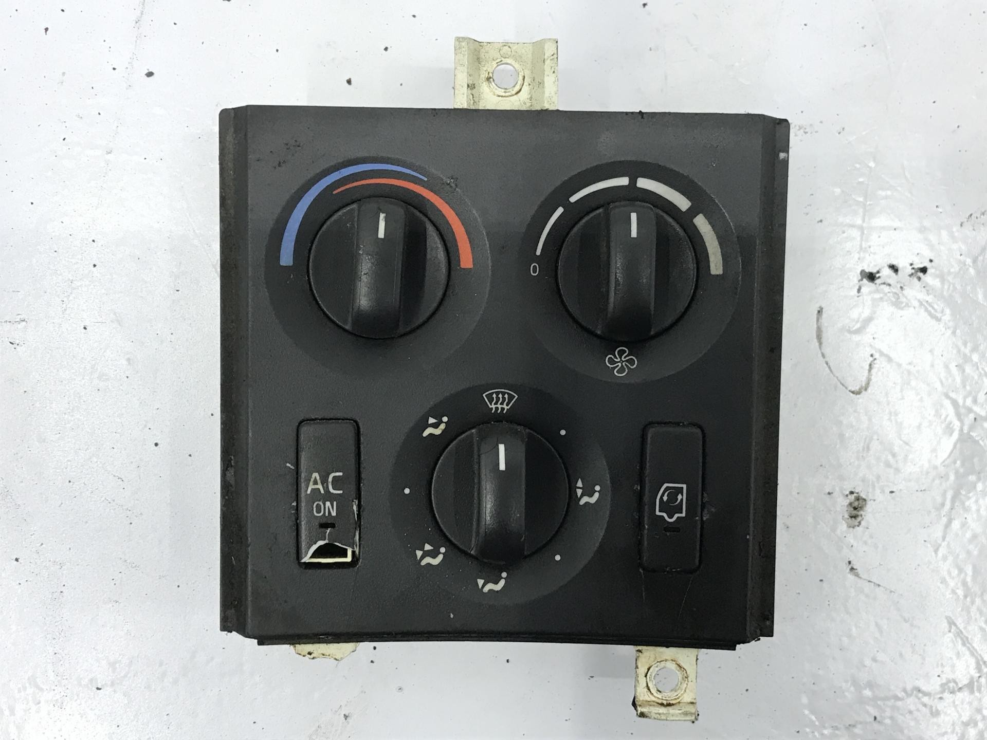 21326144 | Volvo VNL Heater & AC Temperature Control for Sale