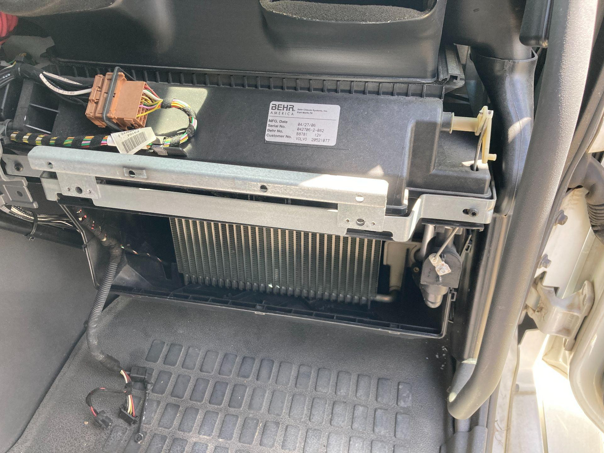 20521077 | Volvo VNL Heater Assembly for Sale