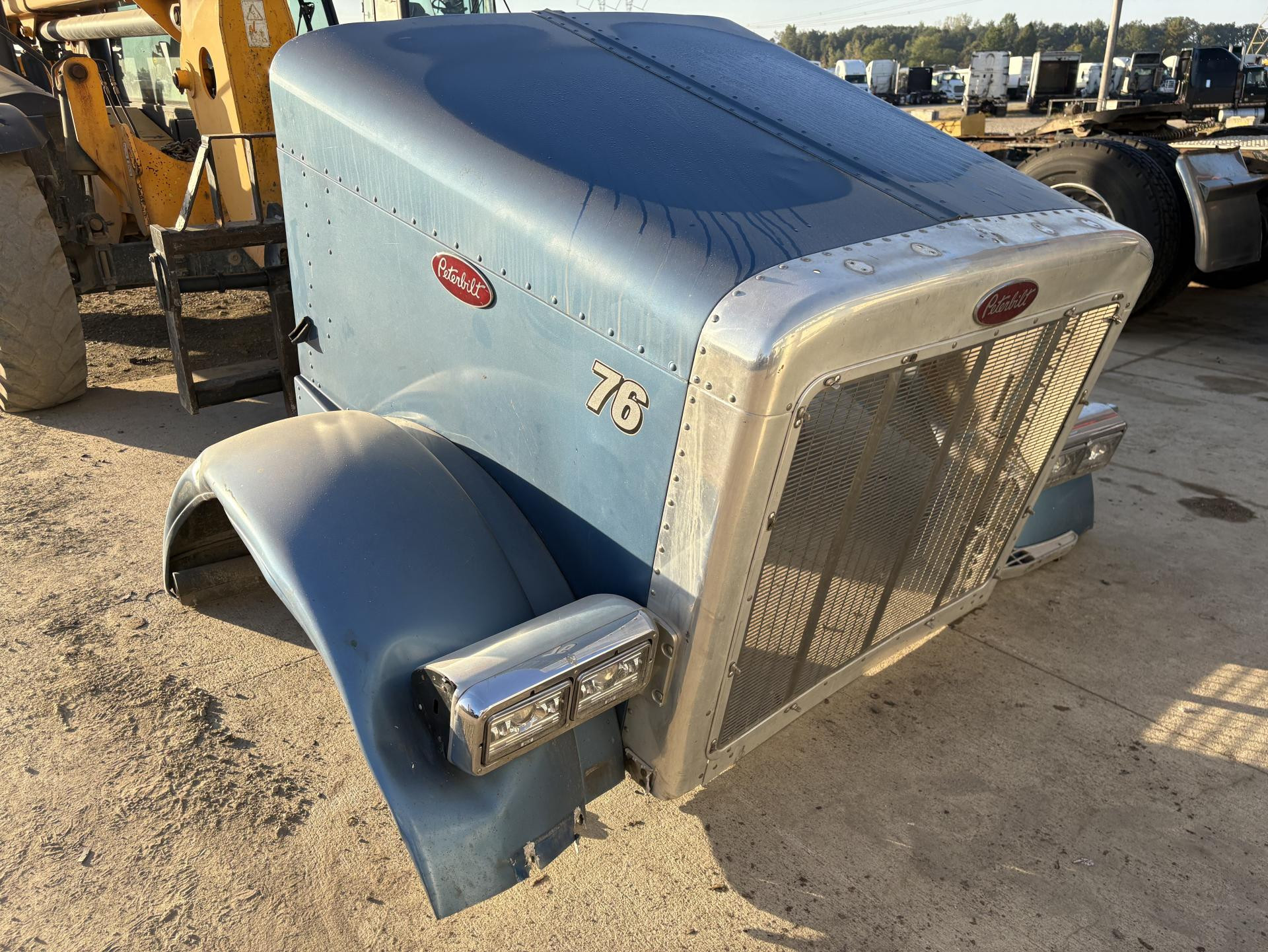 L29-6061 | Peterbilt 379 Hood for Sale