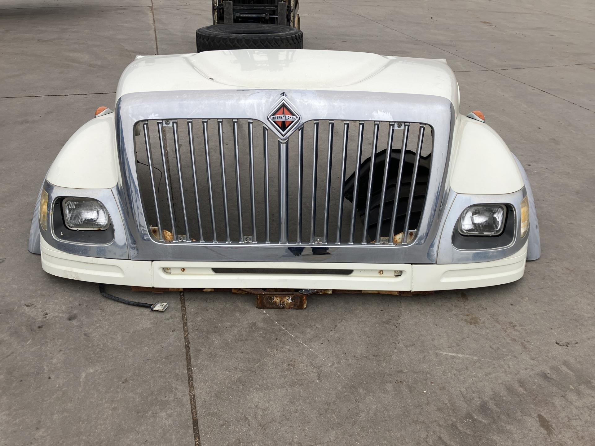International 7600 Hood for Sale