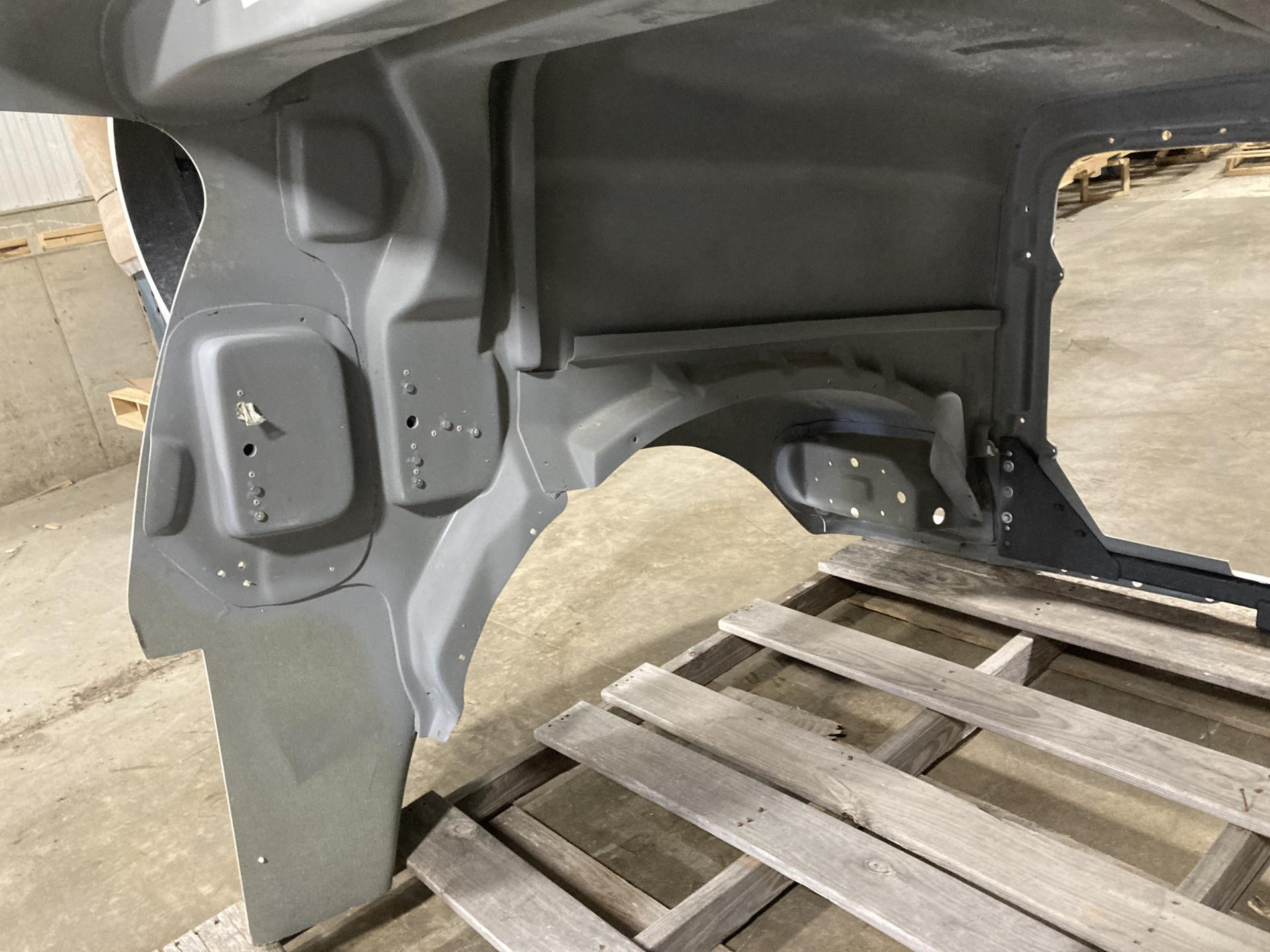 07-12540 | International 9900 Hood for Sale