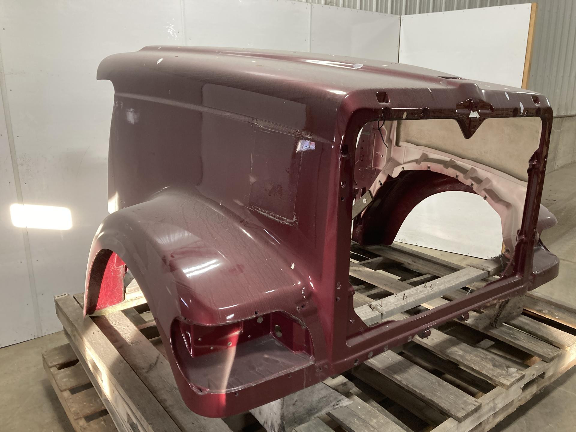 07-12522 | International 9900 Hood for Sale