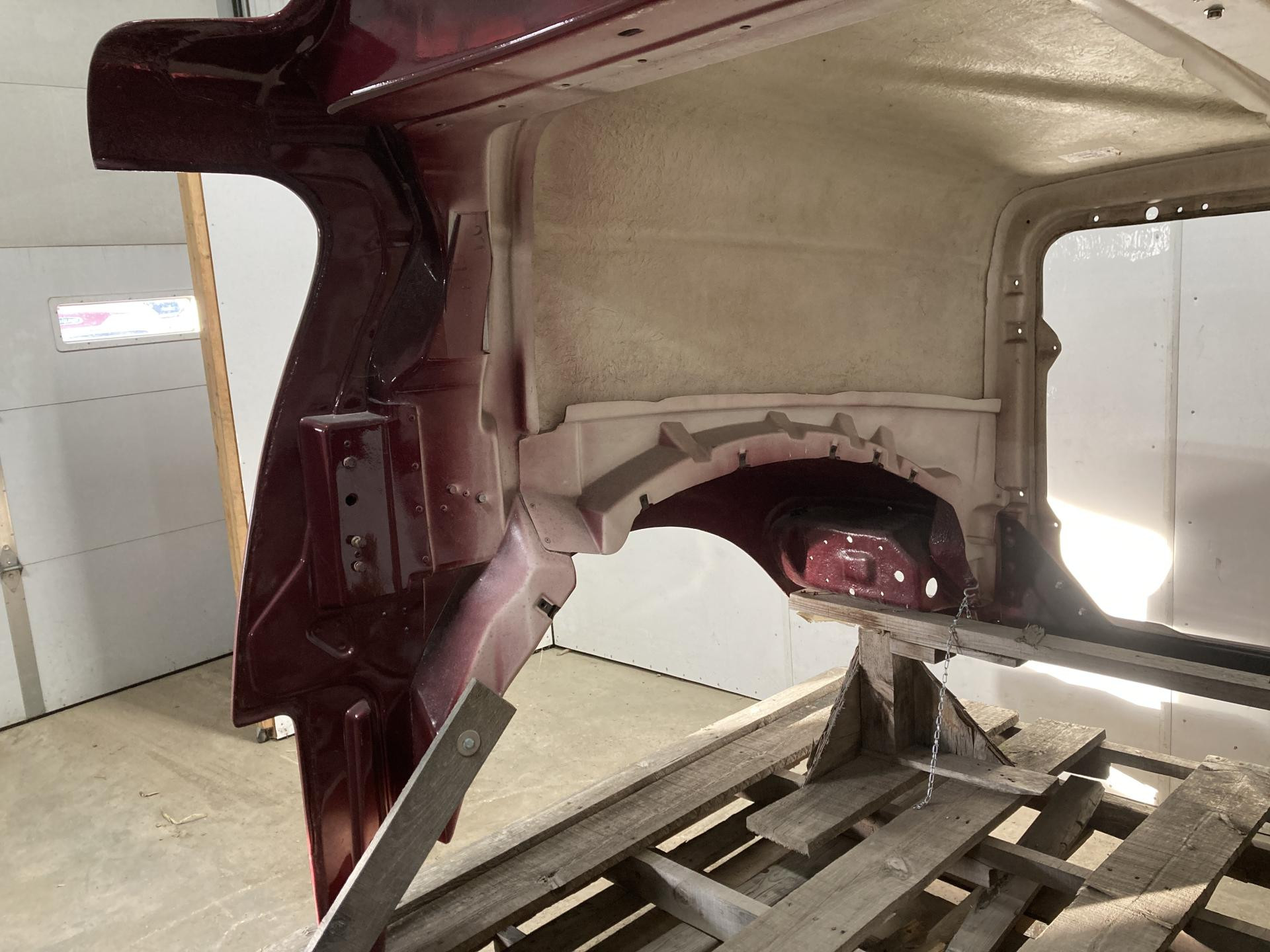 07-12522 | International 9900 Hood for Sale